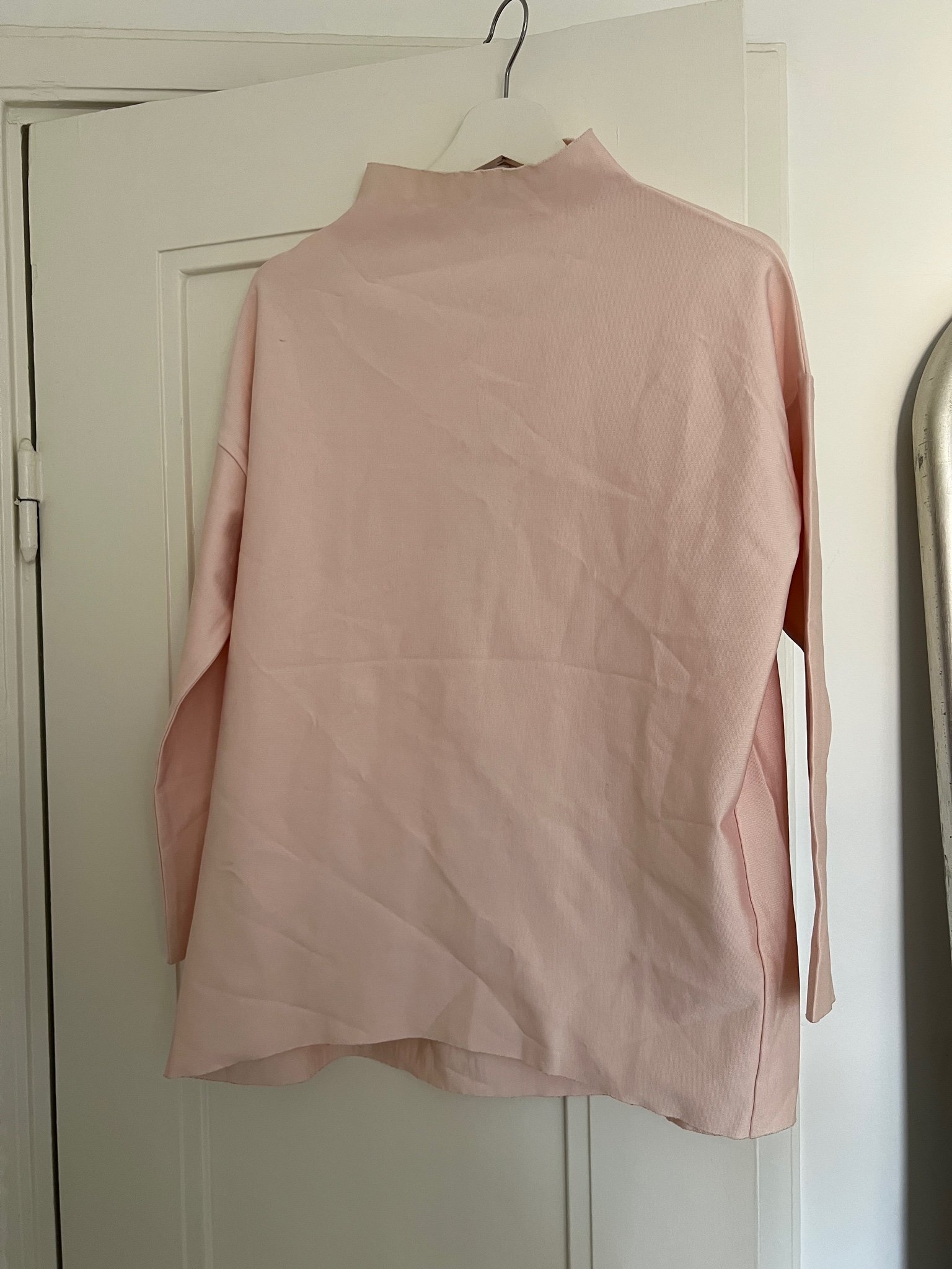 Weekday rosa minimalistisk turtleneck | Köp på Tradera (711313066)