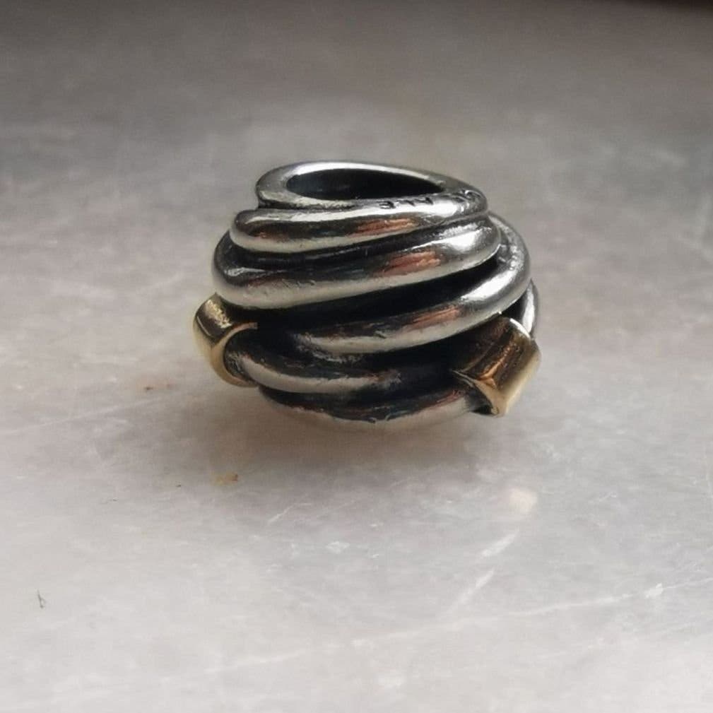Pandora berlock med detaljer 14 k guld | Köp på Tradera (655423055)