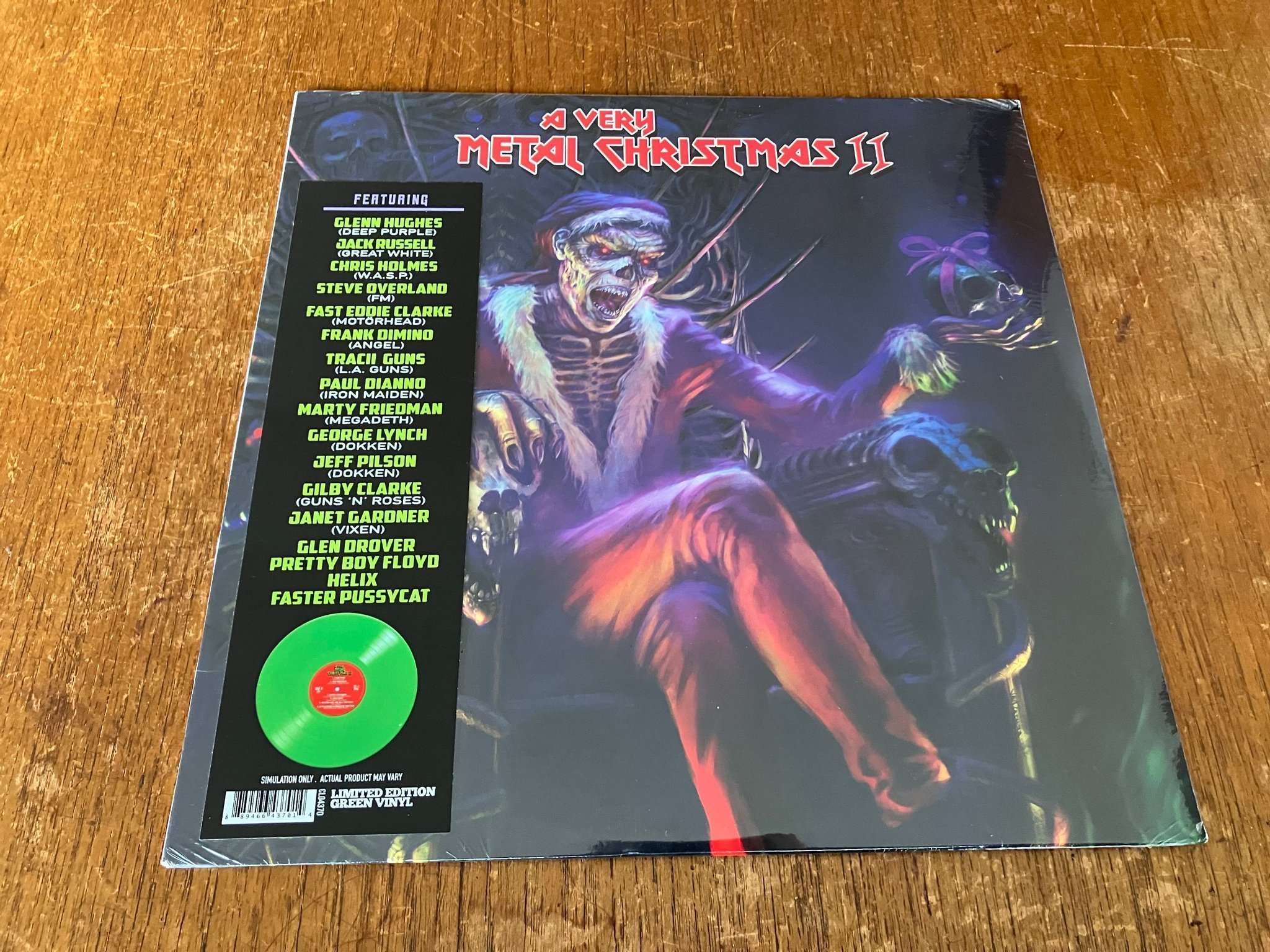 Se produkter som liknar A VERY METAL CHRISTMAS II LP .. på Tradera ...