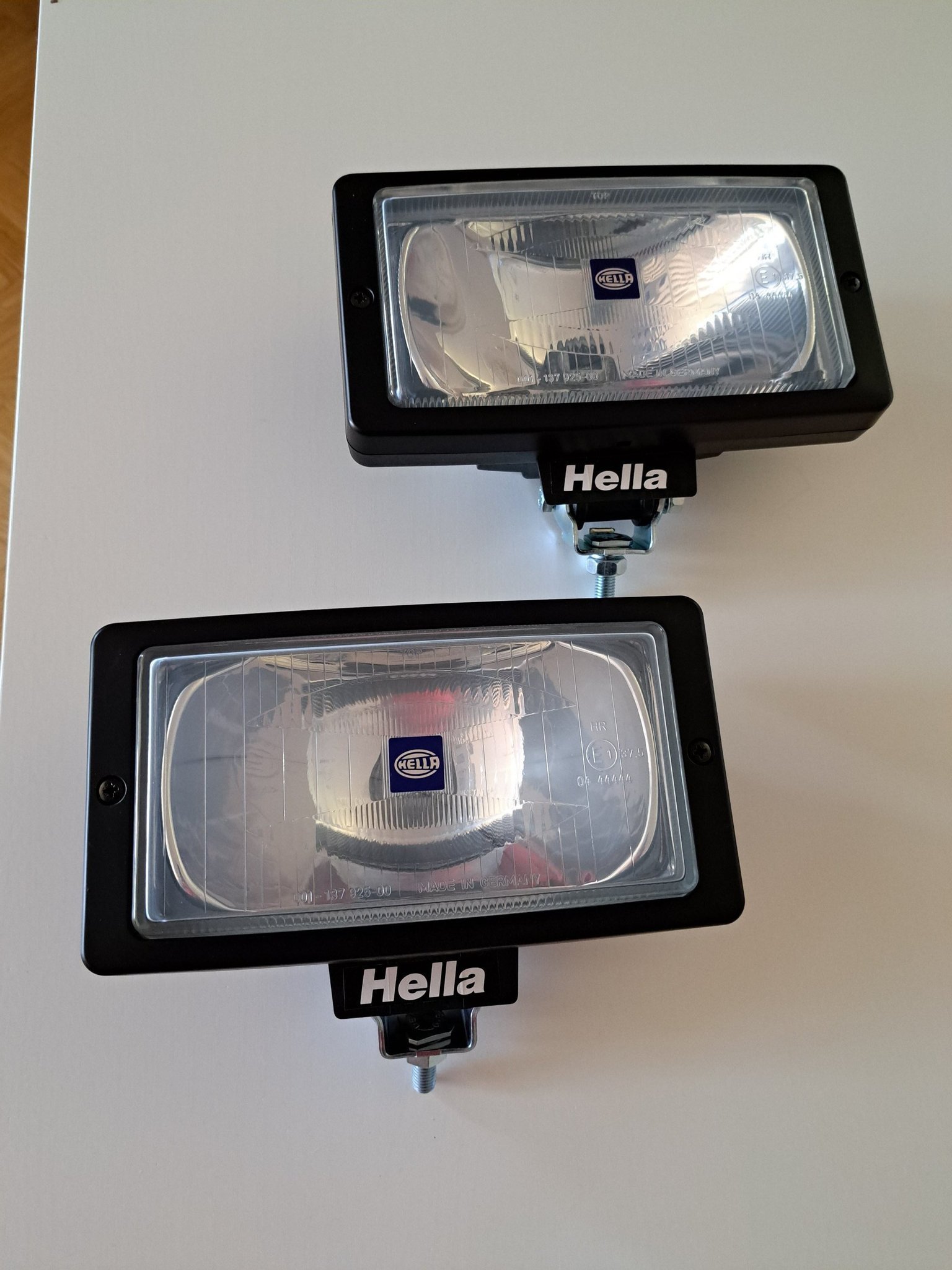 HELLA JUMBO 220 EXTRALJUS HALOGEN OANVÄNDA. | Köp på Tradera (596910441)