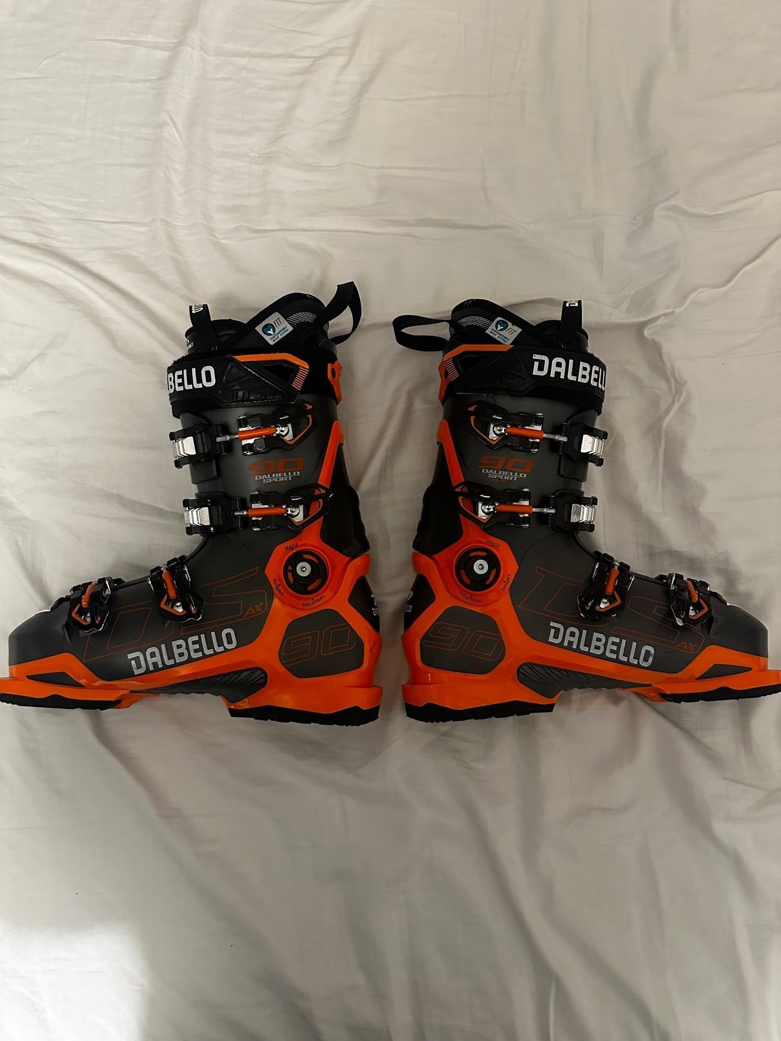 Se produkter som liknar Dalbello DS AX 90 Alpinpjäxor på Tradera ...
