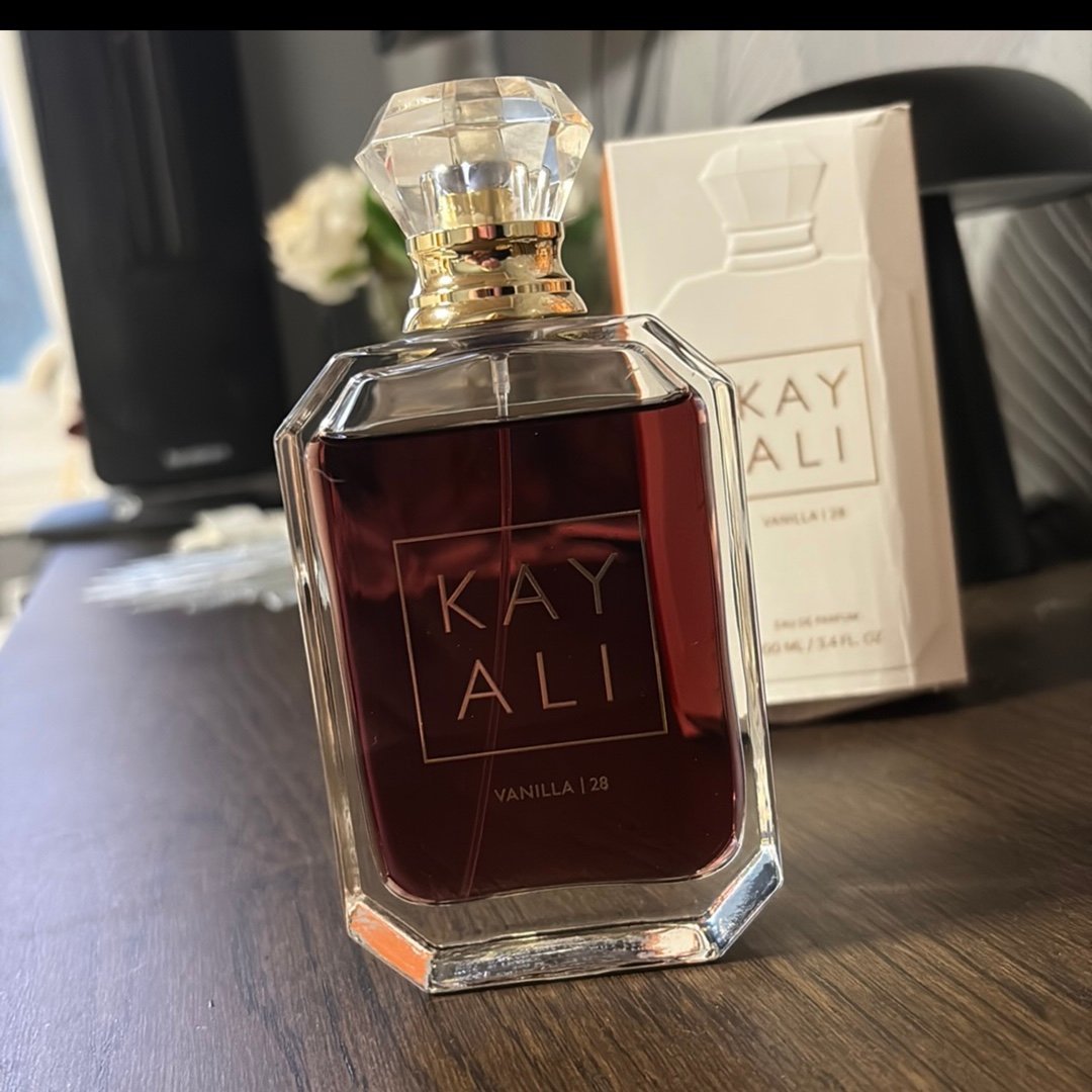 Se produkter som liknar Kayali Vanilla | 28 Eau de Pa.. på Tradera ...