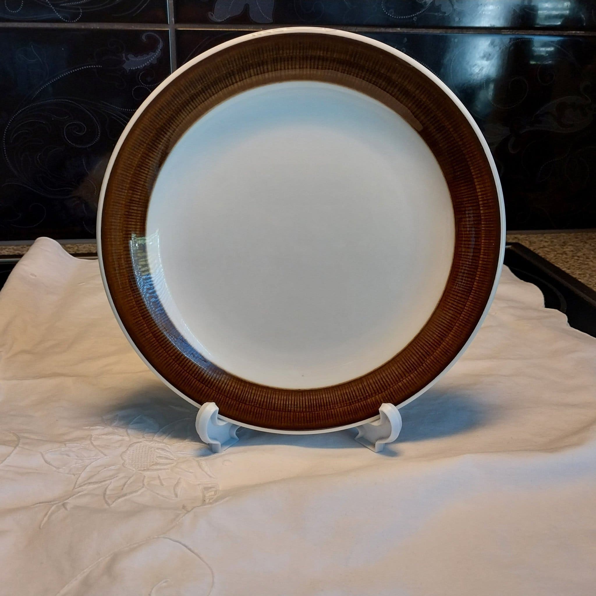 REA!! RETRO/VINTAGE RÖRSTRAND, 1 assiett, 1950/.. | Köp på Tradera ...