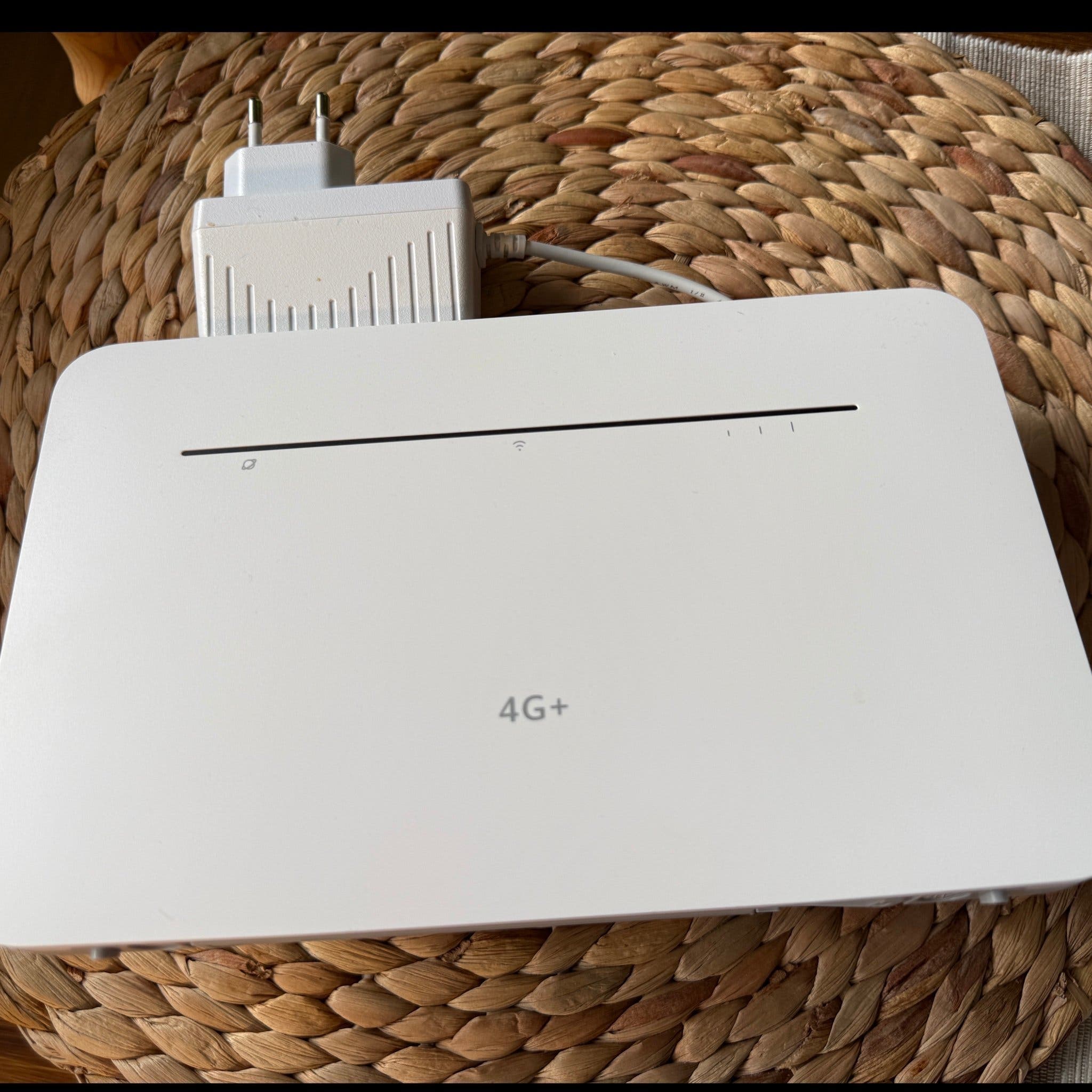 Se produkter som liknar 4G+ Router - SIM kort… som ny! på Tradera ...