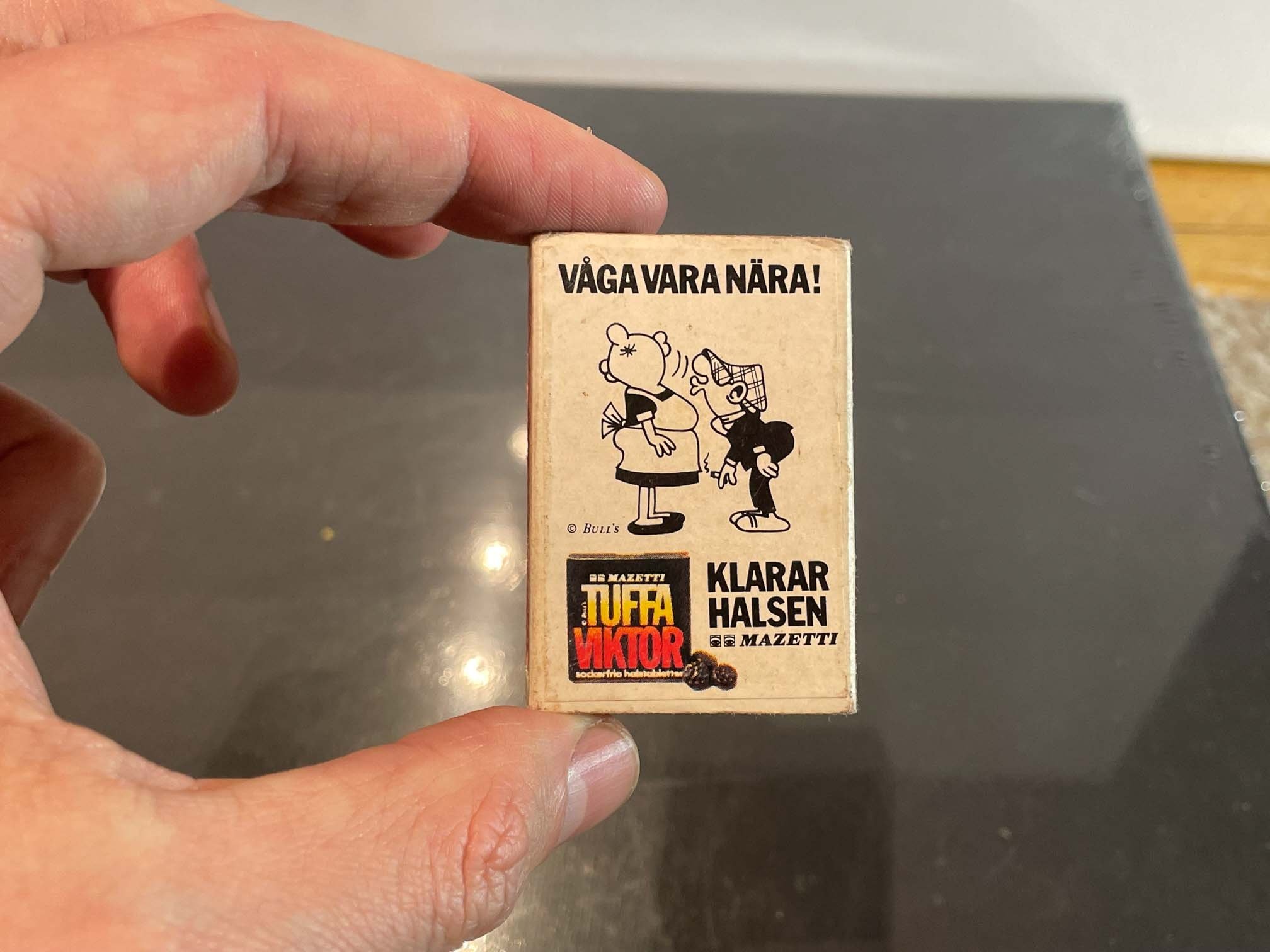 Tuffa Viktor tändsticksask tablett.. | Köp från analogi på Tradera ...