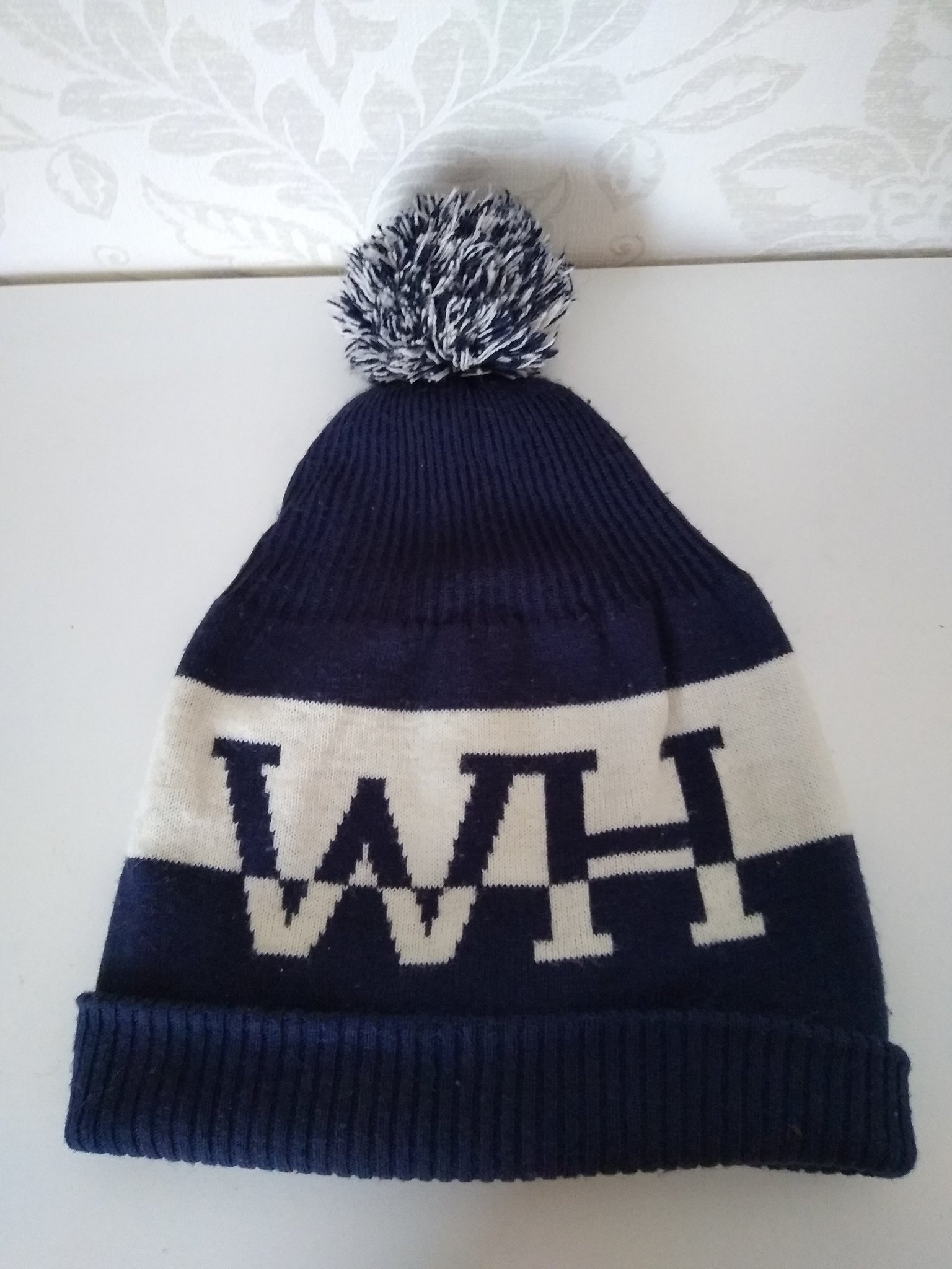 Blå / Vit Mössa står WH Varm med 10% Ull | Köp på Tradera (622071639)