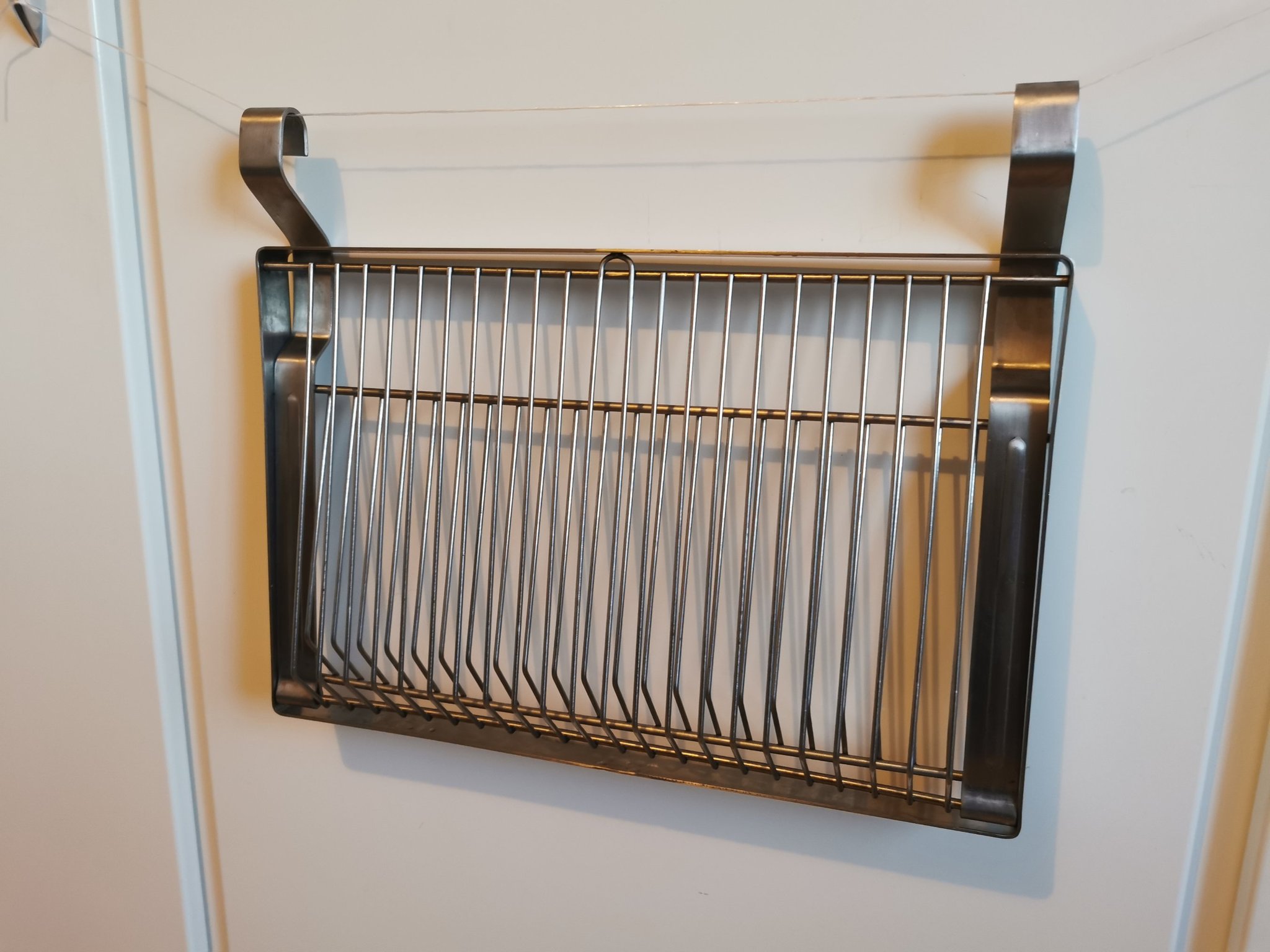 VÄGGHÄNGT DISKSTÄLL ROSTFRITT | Köp på Tradera (594868672)