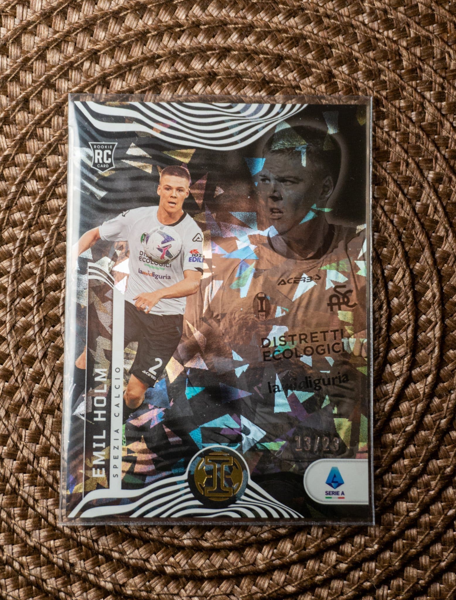 Emil Holm Rookie Card - Serie A 13/23 | Köp på Tradera (711195389)