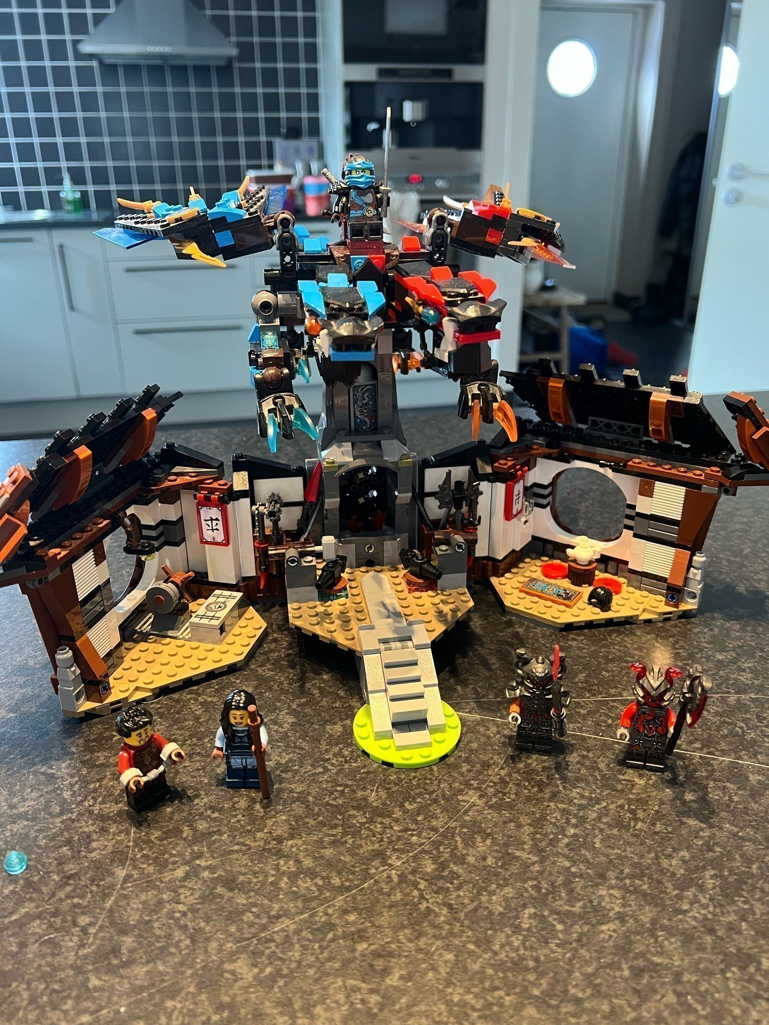 Lego - 70627 - Lego Ninjago, Dragon's Forge | Köp på Tradera (634243380)