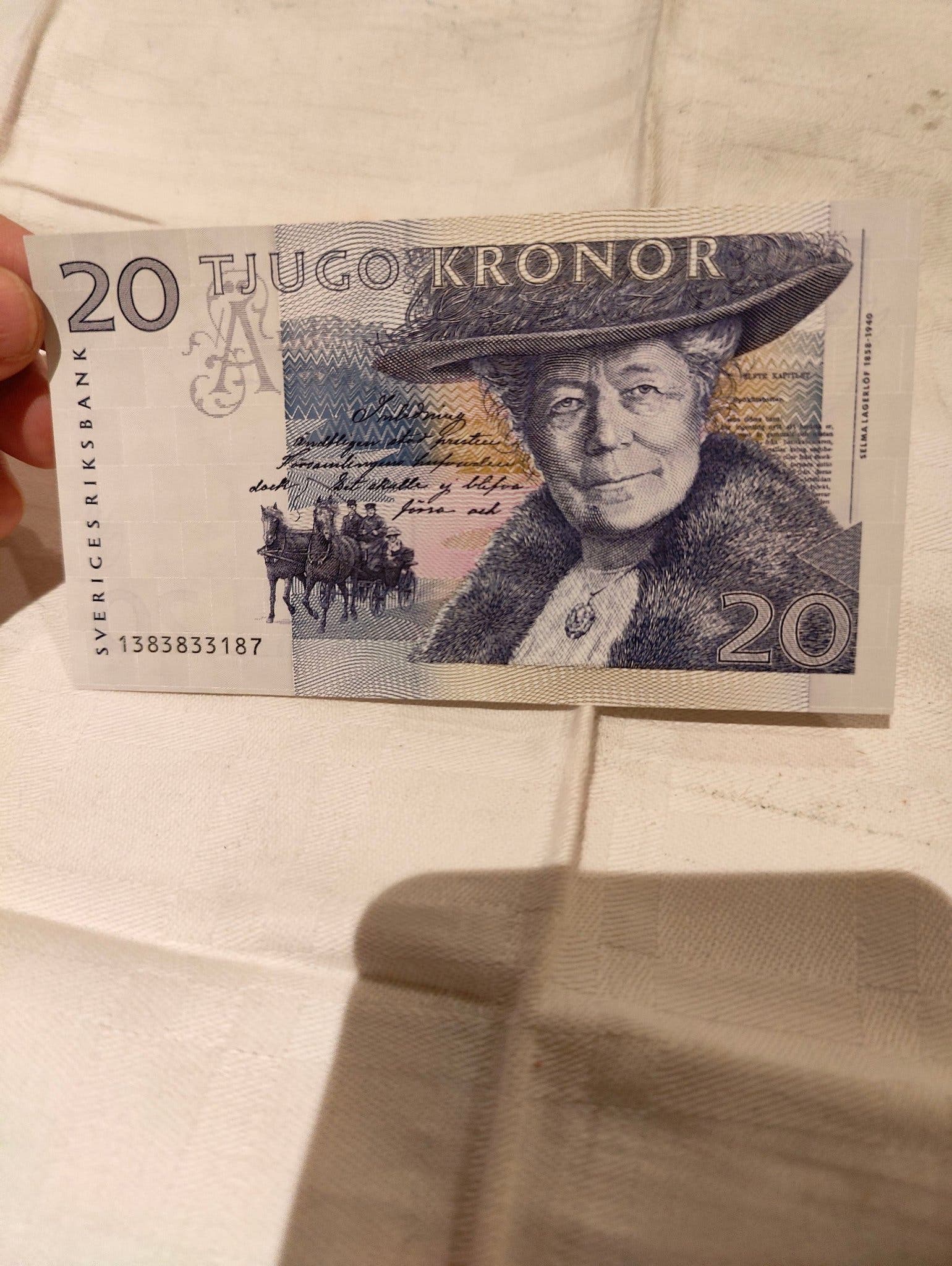 Se produkter som liknar Svensk 20 Kronors Sedel på Tradera (656628847)