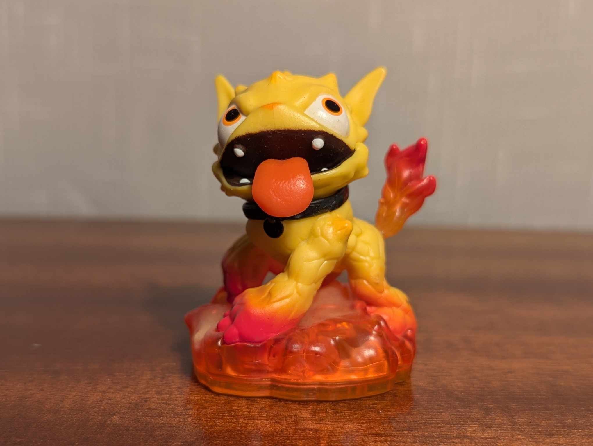 Skylanders Giants - Molten Hot Dog | Köp på Tradera (679874866)
