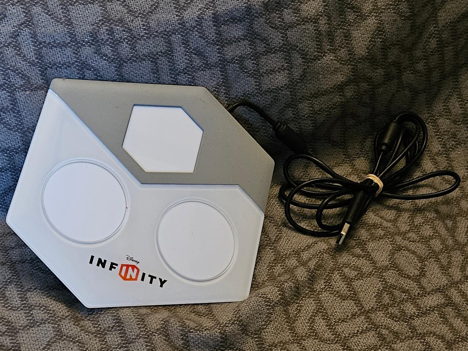 DISNEY INFINITY PORTAL, FUNGER.. | Köp från SandsOfTime på Tradera ...
