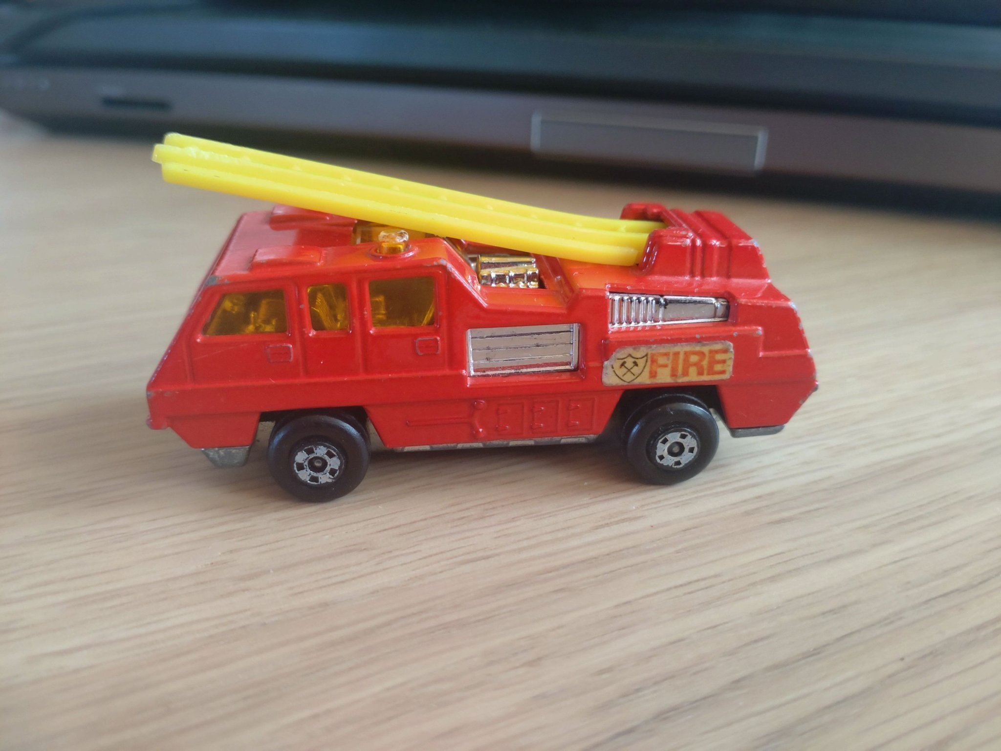 Se produkter som liknar Matchbox Superfast No 22 Blaz.. på Tradera ...