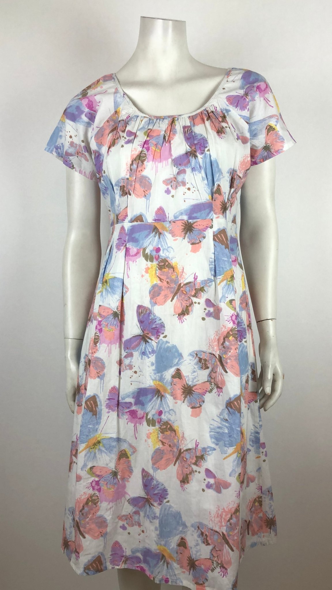 Sommar klänning med fjärillsmönster 42 | Köp på Tradera (688083893)