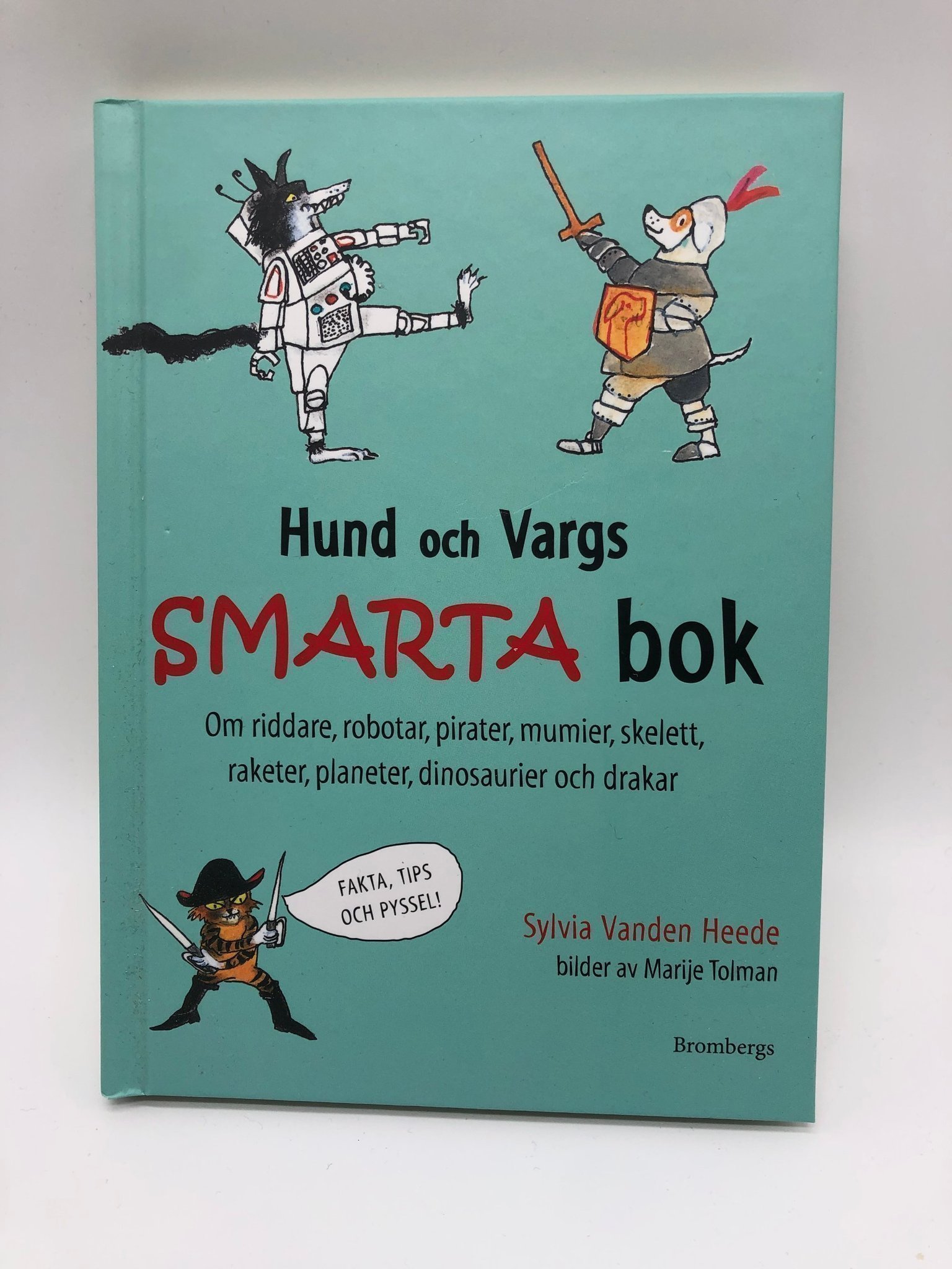 Hund och Vargs smarta bok om riddare robotar.. .. | Köp på Tradera ...