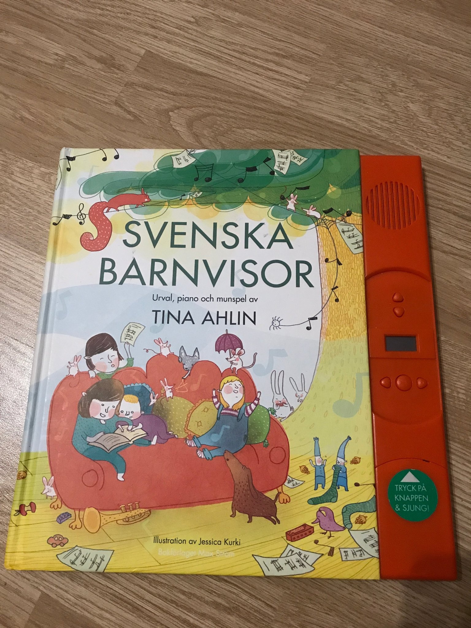 Se produkter som liknar Svenska barnvisor noter text .. på Tradera ...