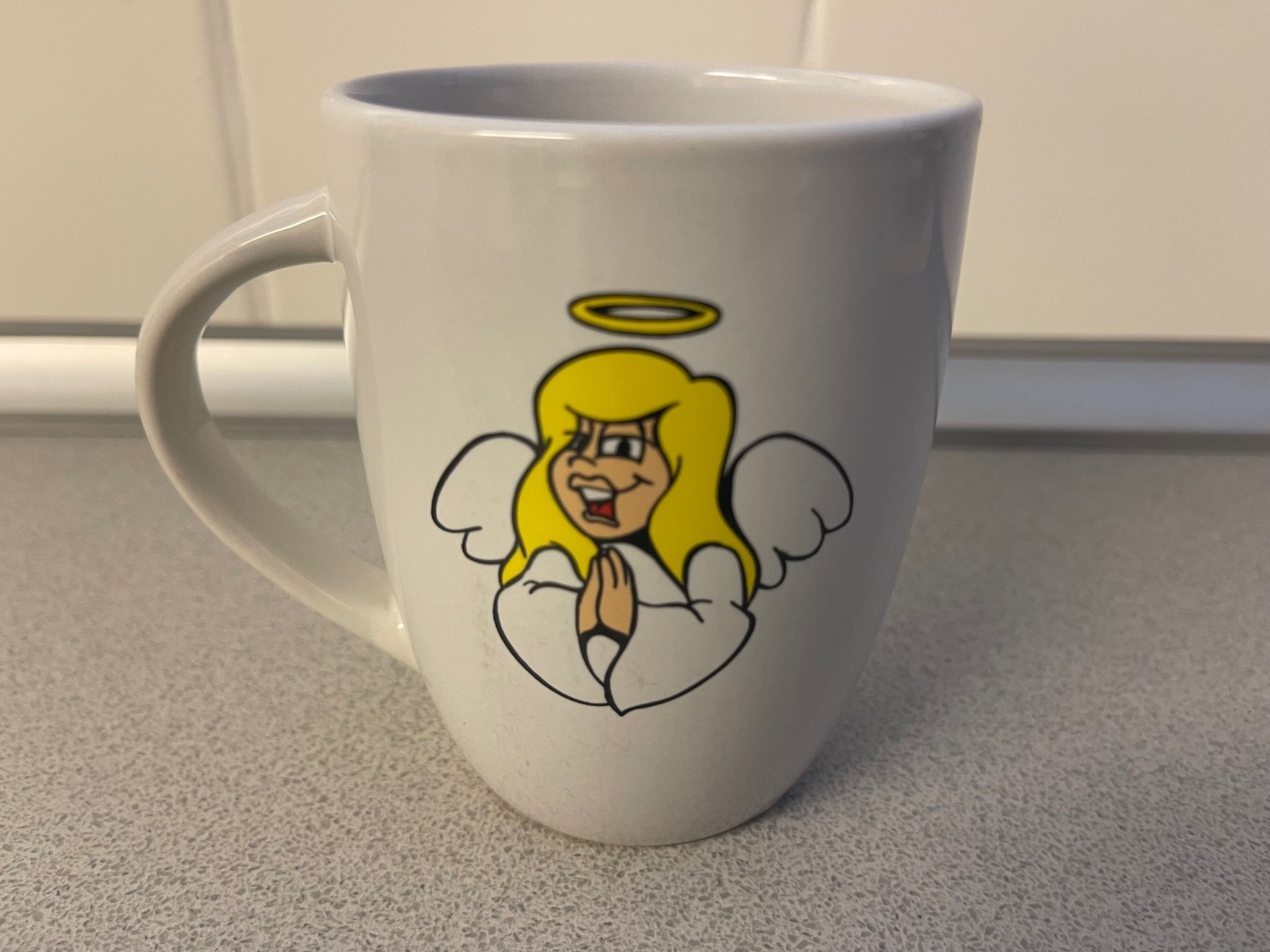 B Mugg med ängel och djävul | Köp på Tradera (718359369)
