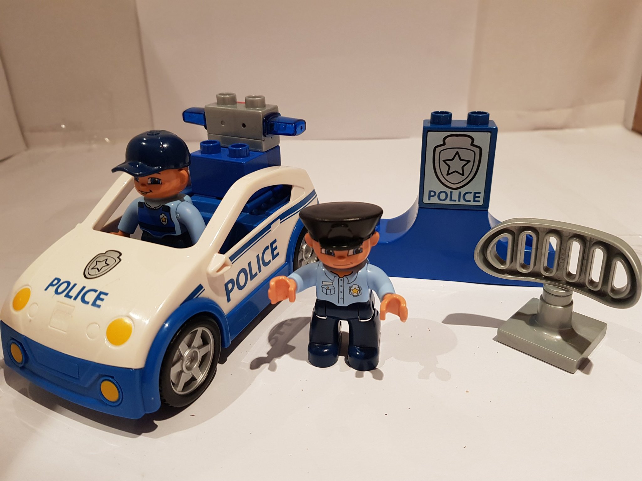 Lego Duplo polis police polisbil bil med ljus | Köp på Tradera (562385707)