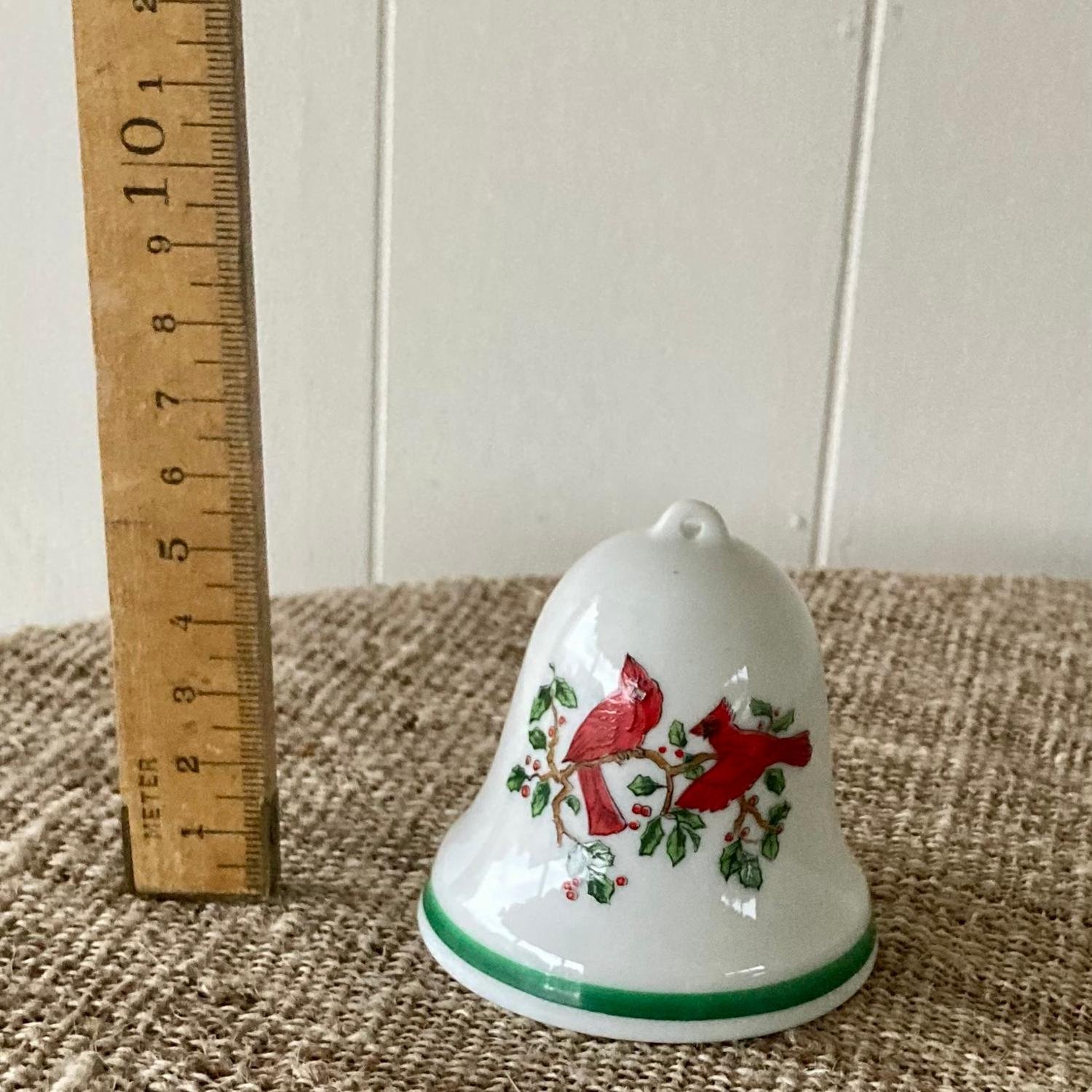 Julklocka i porslin samlarobjek.. | Köp från tantensmix på Tradera ...