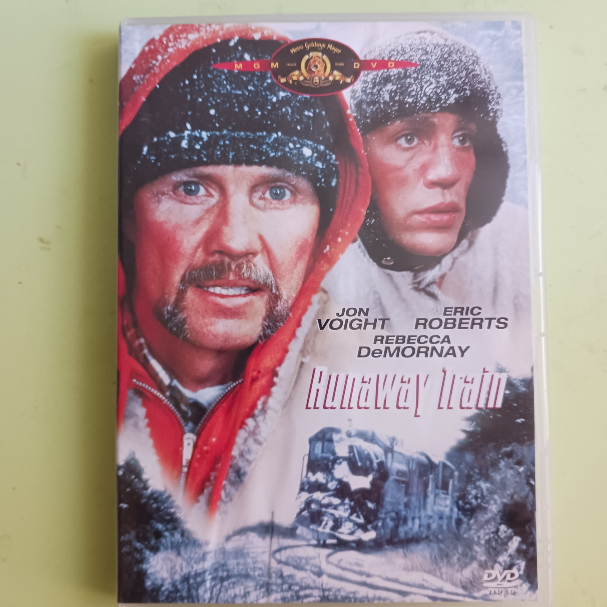 Runaway Train - THRILLER - JON VOIGHT / ERIC RO.. | Köp på Tradera ...