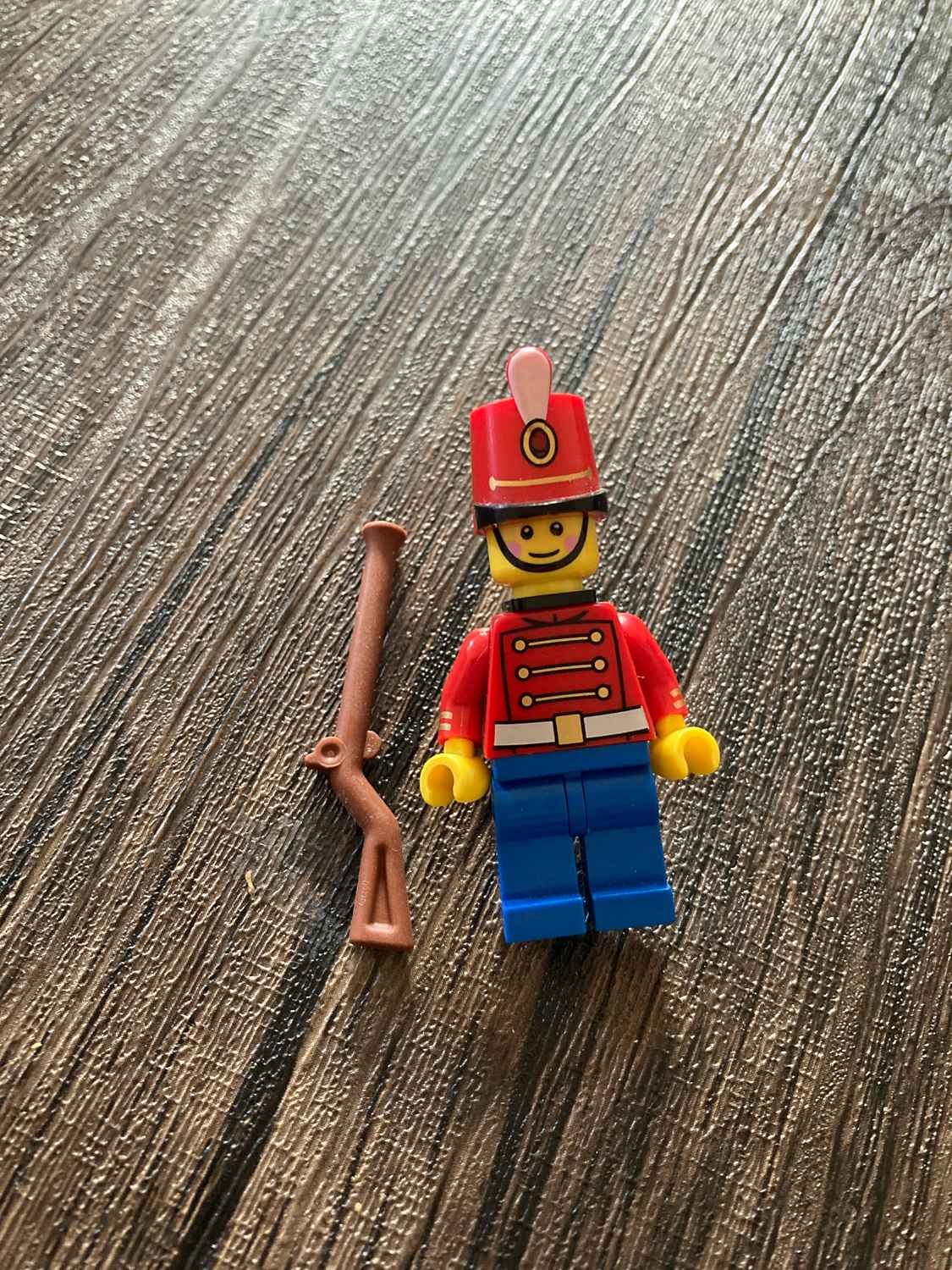 LEGO Toy Soldier CMF Exklusiv bokfigur | Köp från Zaffo på Tradera ...