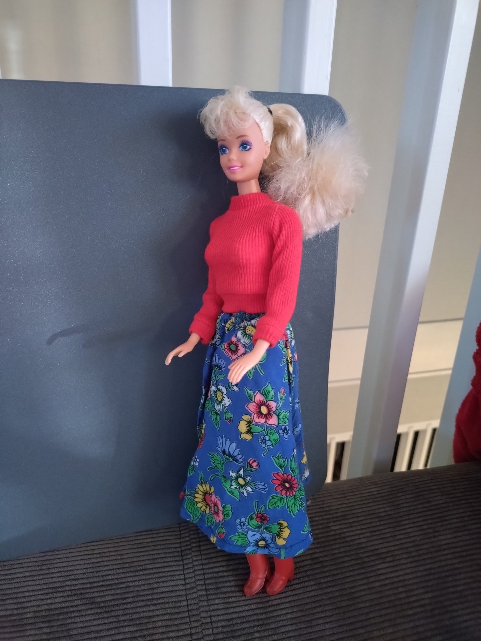 Barbie docka med kläder | Köp på Tradera (711371676)