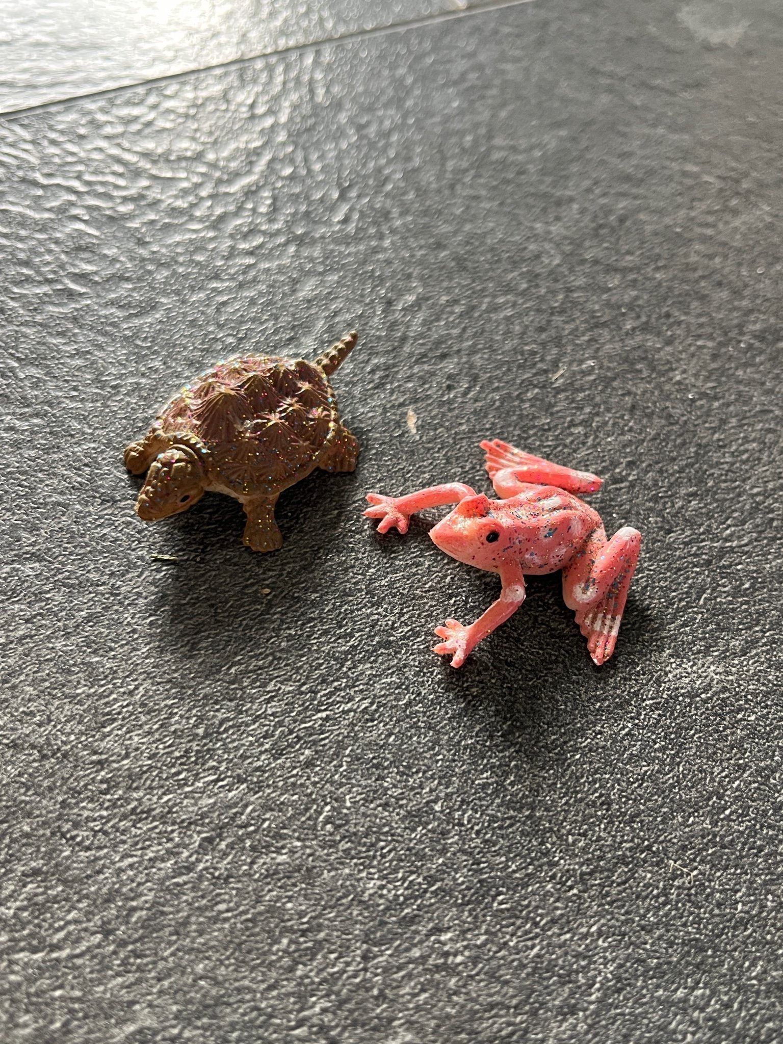 Leksaksdjur - Sköldpadda och Groda | Köp på Tradera (702583720)