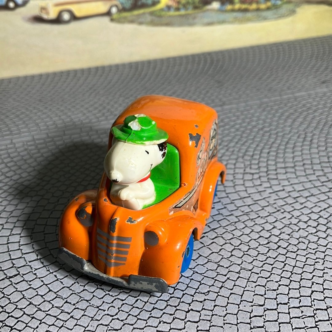 SNOBBEN METALL BIL FRÅN 1966 PEANUTS CHARACTERS | Köp på Tradera ...