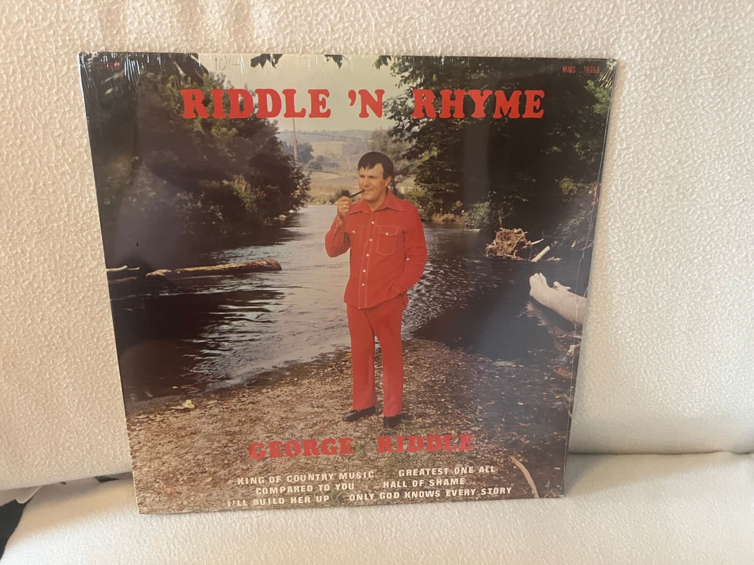 Se produkter som liknar George Riddle – Riddle ’N Rhy.. på Tradera ...