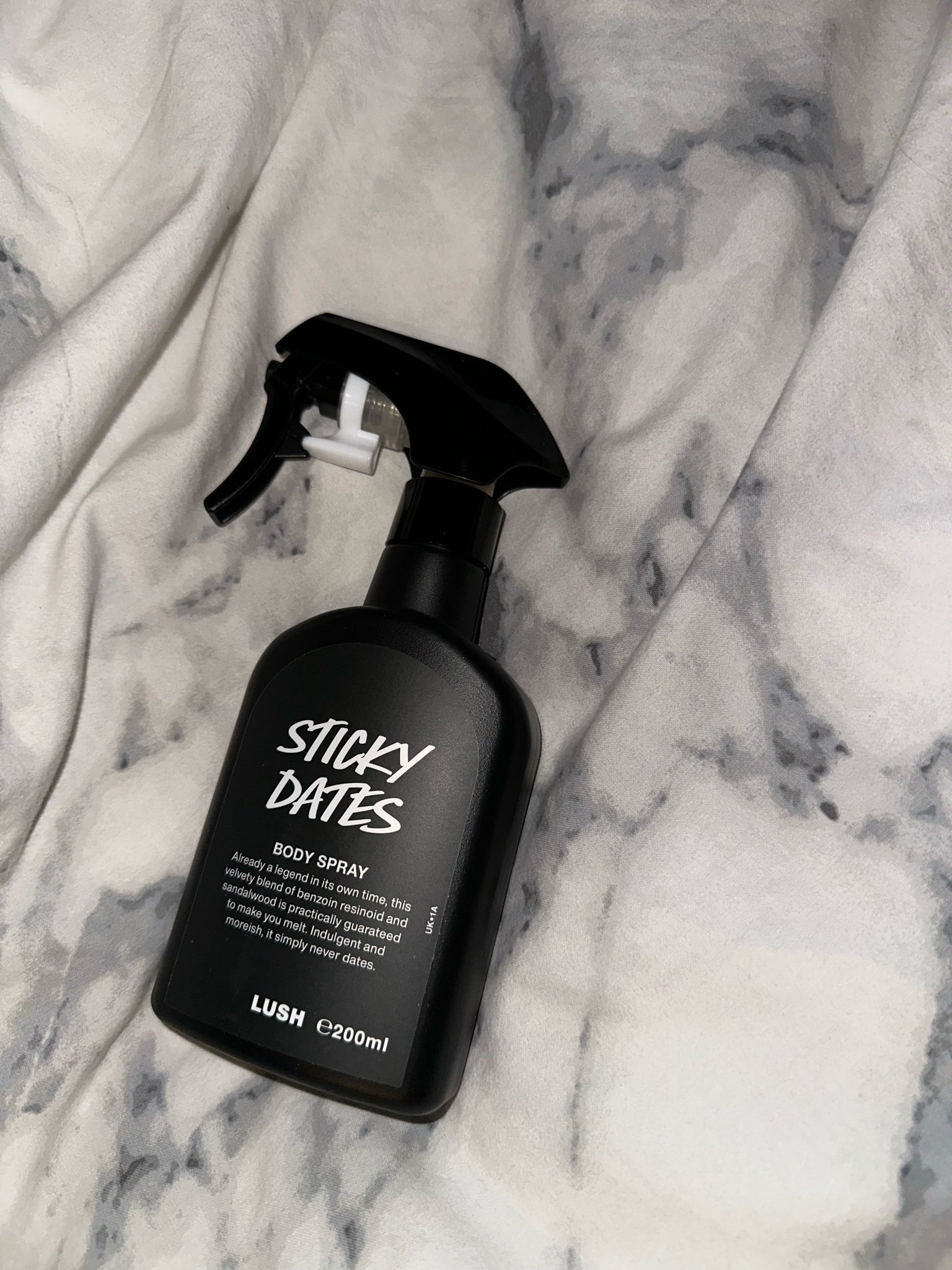 Se produkter som liknar Lush Sticky Dates Body Spray på Tradera (691217016)
