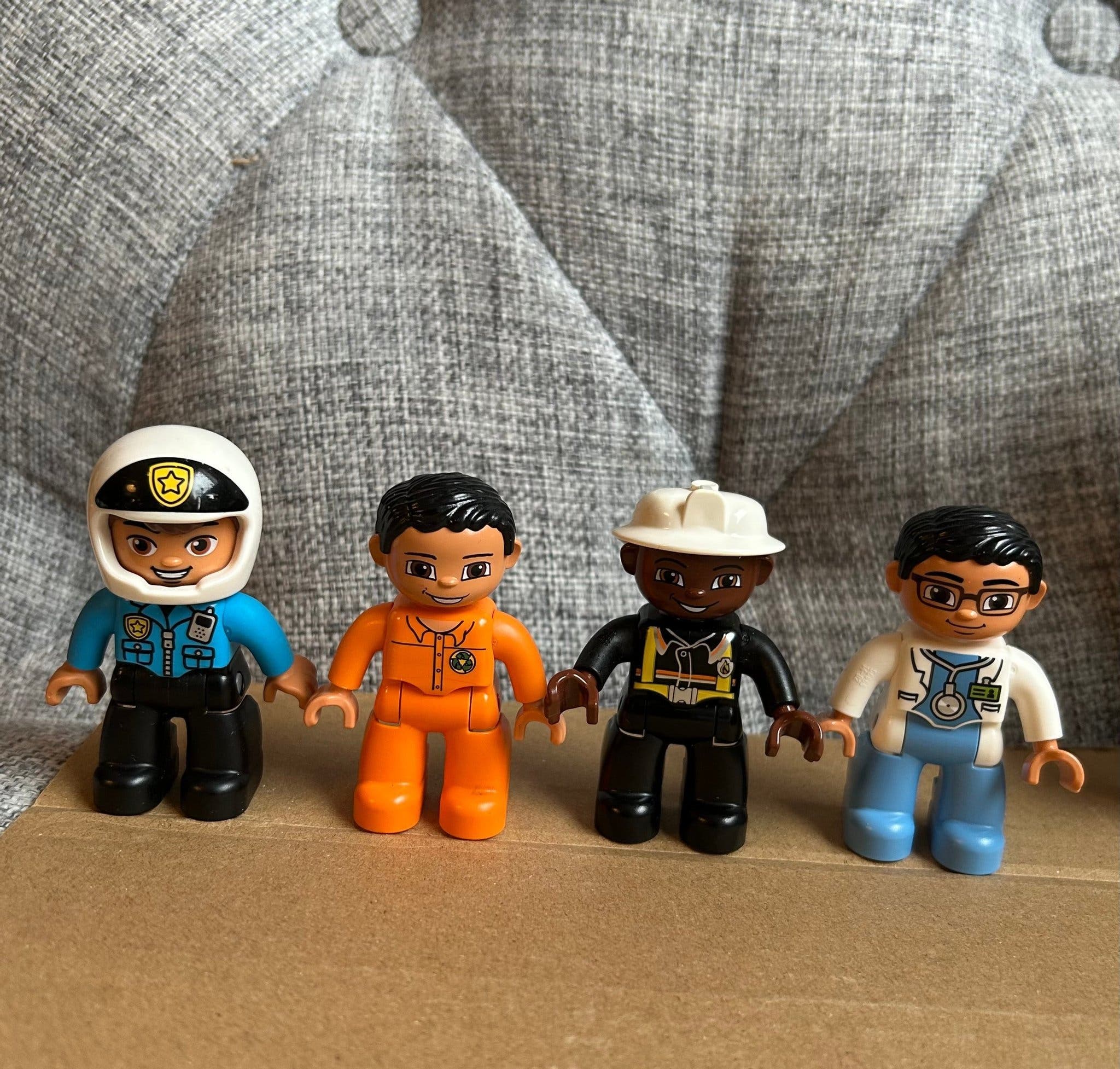 Lego Duplo Figurer gubbar Yrken polis brandman .. | Köp på Tradera ...