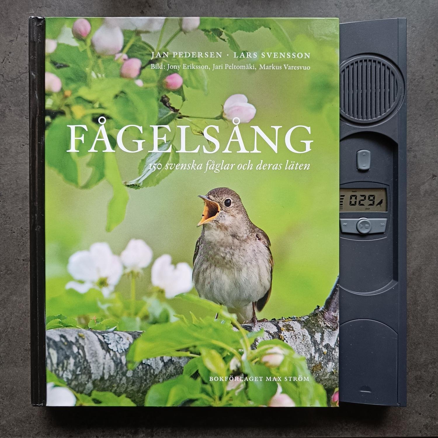 Fågelsång : 150 svenska fåglar och deras läten. Bok med ljud