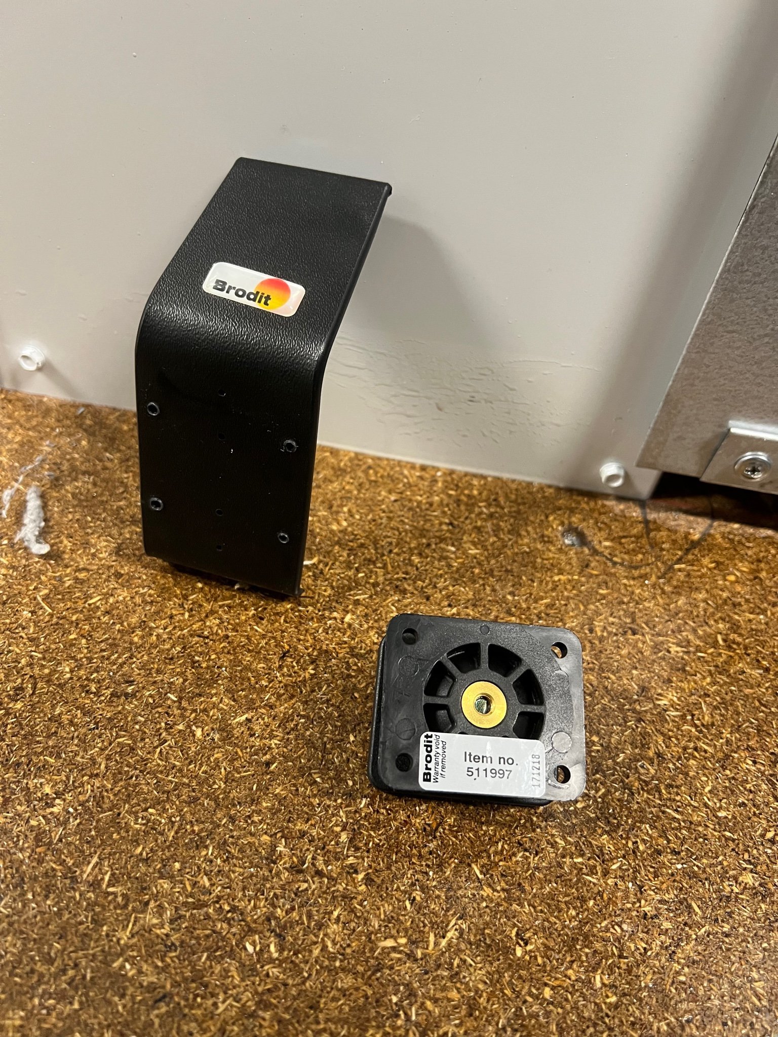 Brodit ProClip och fäste | Köp på Tradera (701852705)