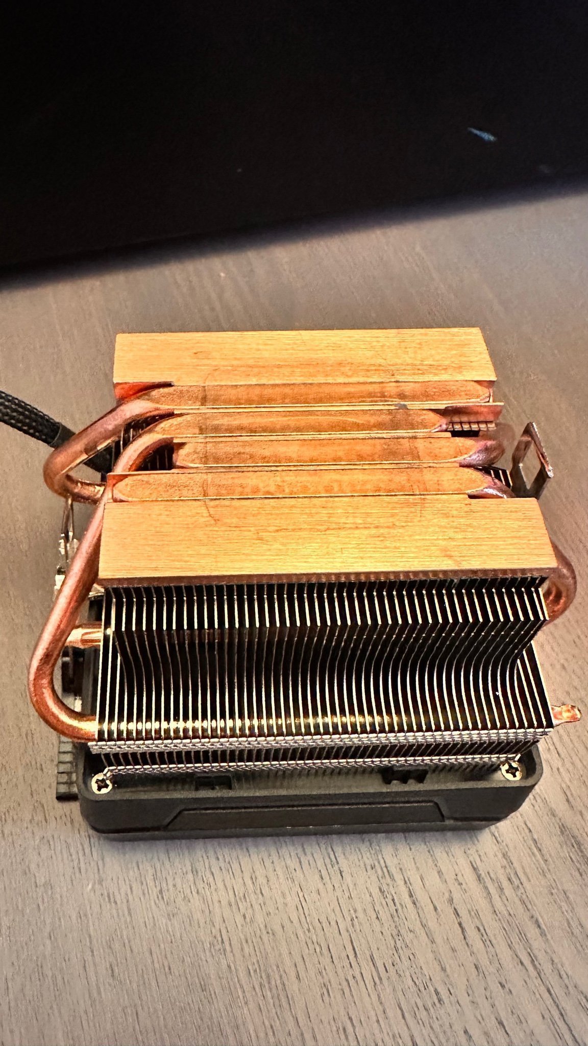 Se produkter som liknar AMD Wraith Prism Kylare på Tradera (696362395)