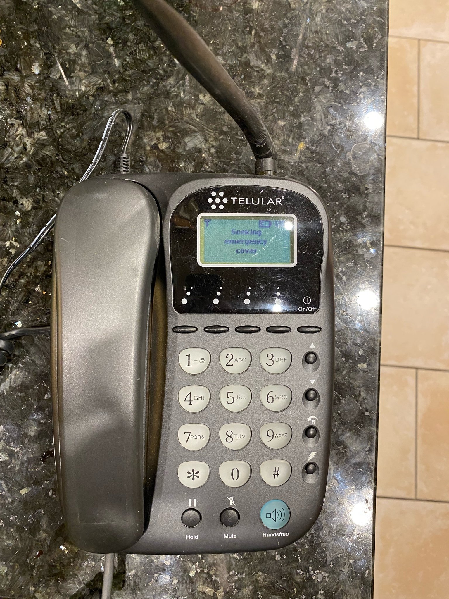 Fast mobiltelefon med p.. | Köp från Forradsfyndarna_AB på Tradera ...