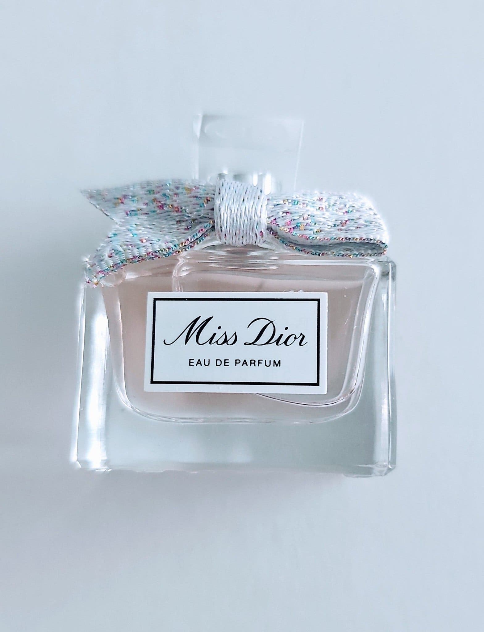 Se produkter som liknar CHRISTIAN DIOR Miss Dior EAU .. på Tradera ...