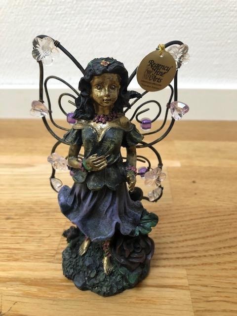 Vintage Regency Fine Arts Fairy Figurine | Köp på Tradera (443024511)