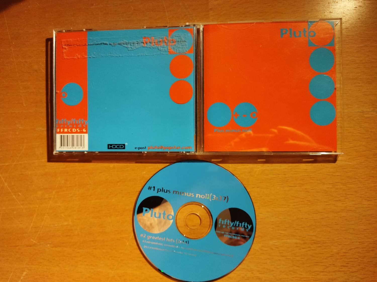 Pluto - Plus Minus Noll CDs | Köp från Vinylcomics på Tradera (571178070)