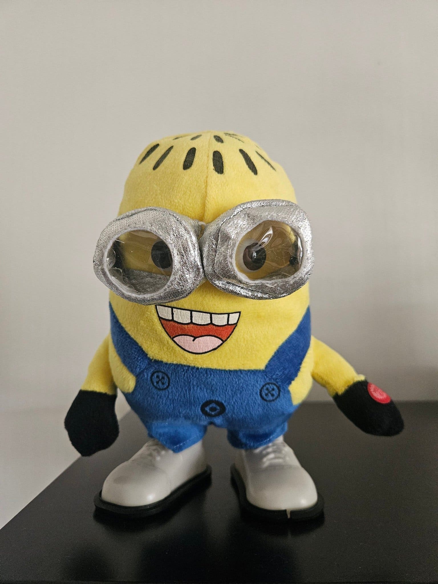 Se produkter som liknar Minion med ljud och rörelse |.. på Tradera ...