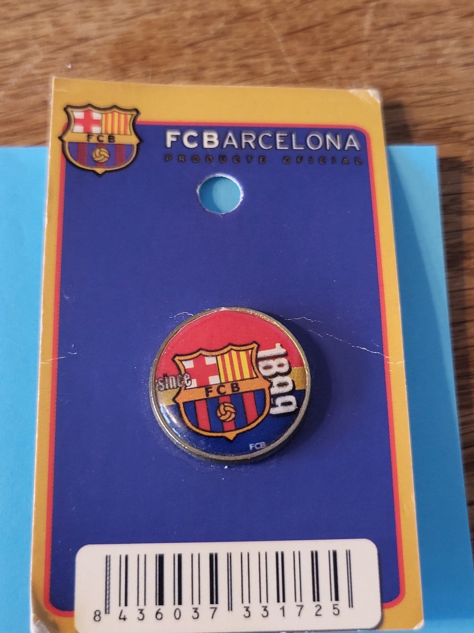 Se produkter som liknar FC Barcelona Pin - Officiell .. på Tradera ...