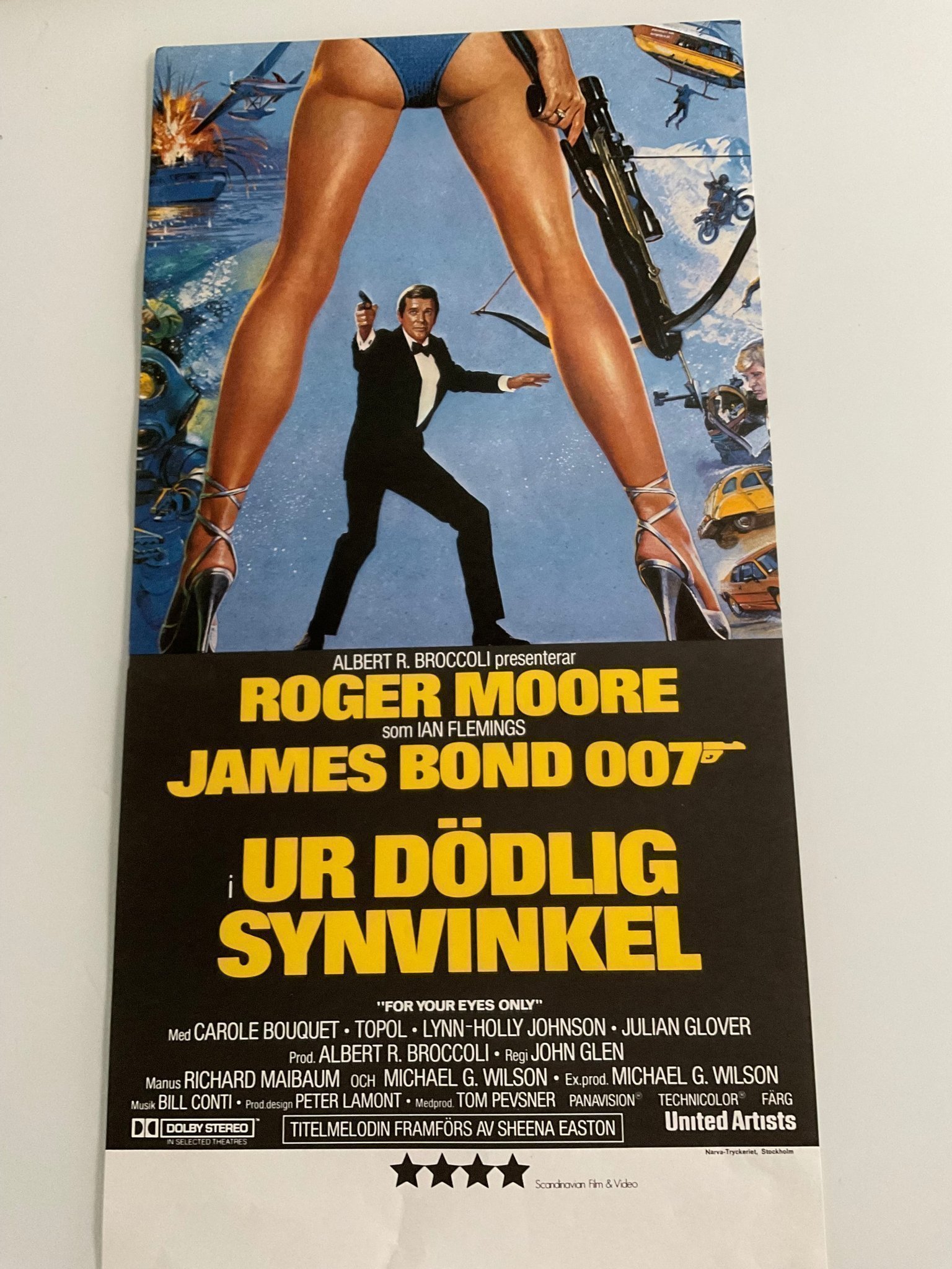 Se produkter som liknar UR DÖDLIG SYNVINKEL Roger Moo.. på Tradera ...