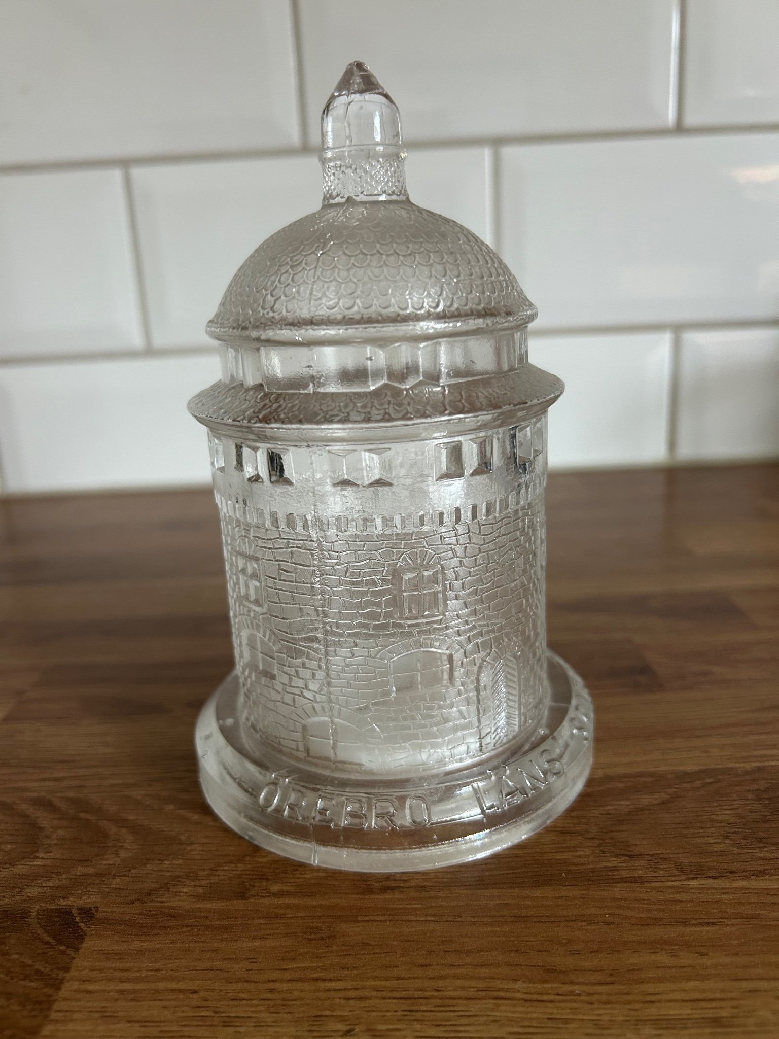 Örebro Läns Sparbössa i Glas | Köp på Tradera (701693432)