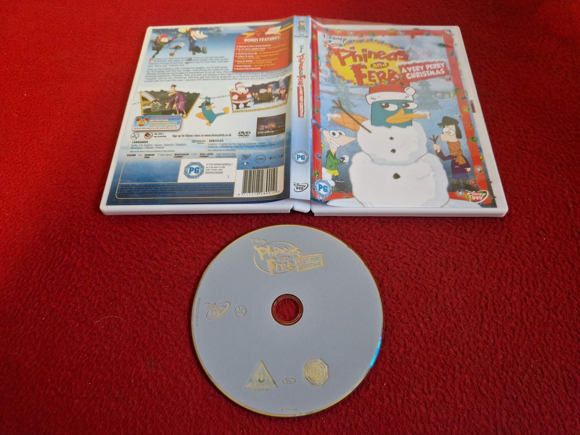 PHINEAS AND FERB A VERY PERRY C.. | Köp från game-world på Tradera ...