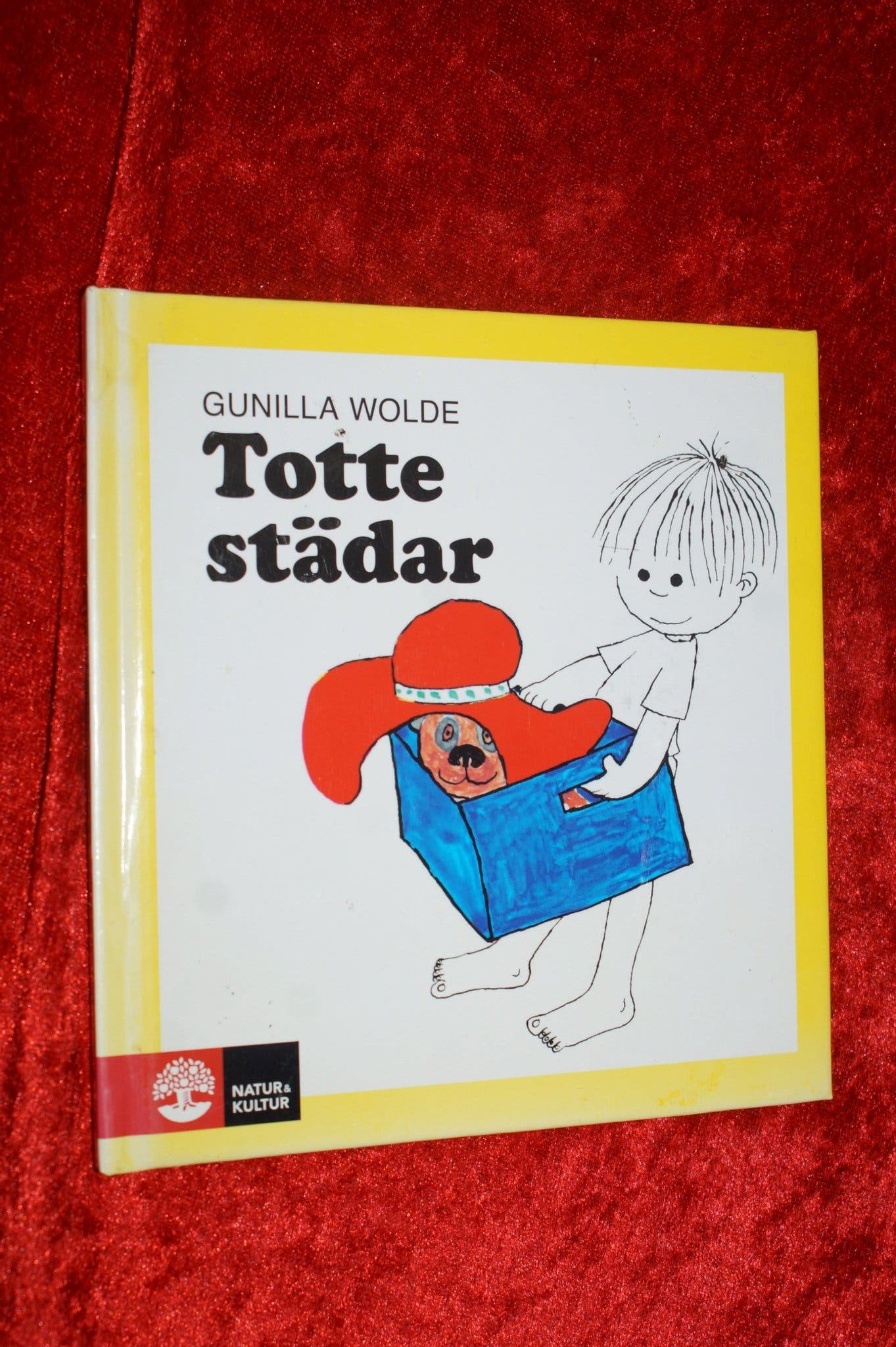 Se produkter som liknar BARNBOK AV GUNILLA WOLDE TOTT.. på Tradera ...