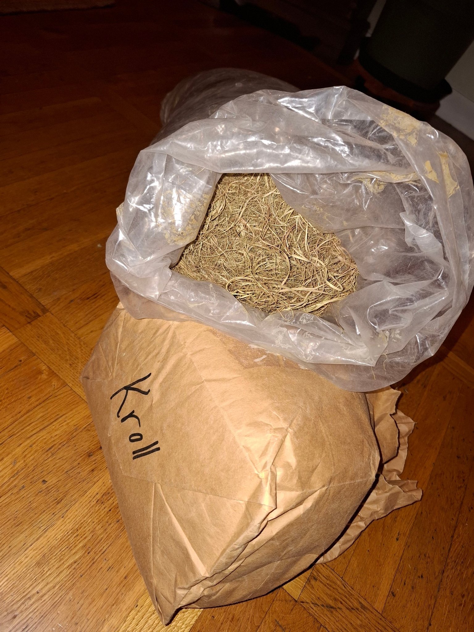 Kroll, tapetserarmaterial | Köp på Tradera (706725397)