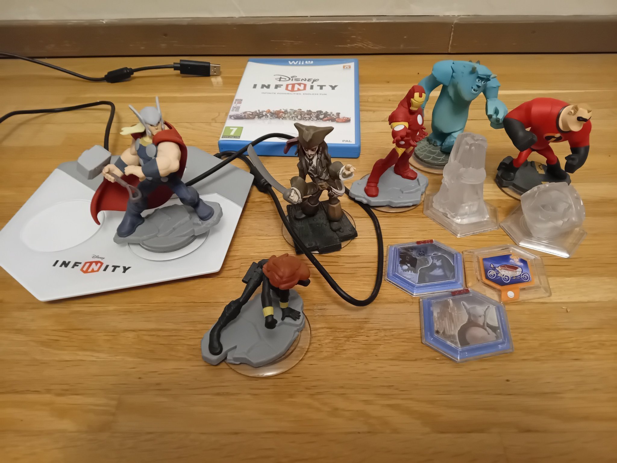 Se produkter som liknar Disney Infinity Wii U Komplet.. på Tradera ...