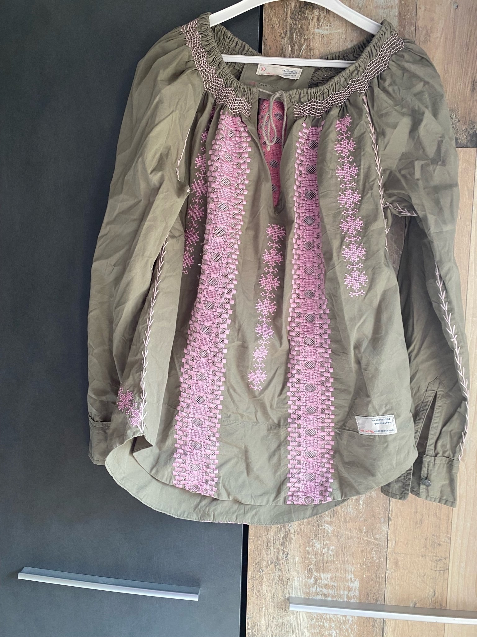 Snygg Odd Molly ledig blus, storlek 0 (XS/S) | Köp på Tradera (734420880)