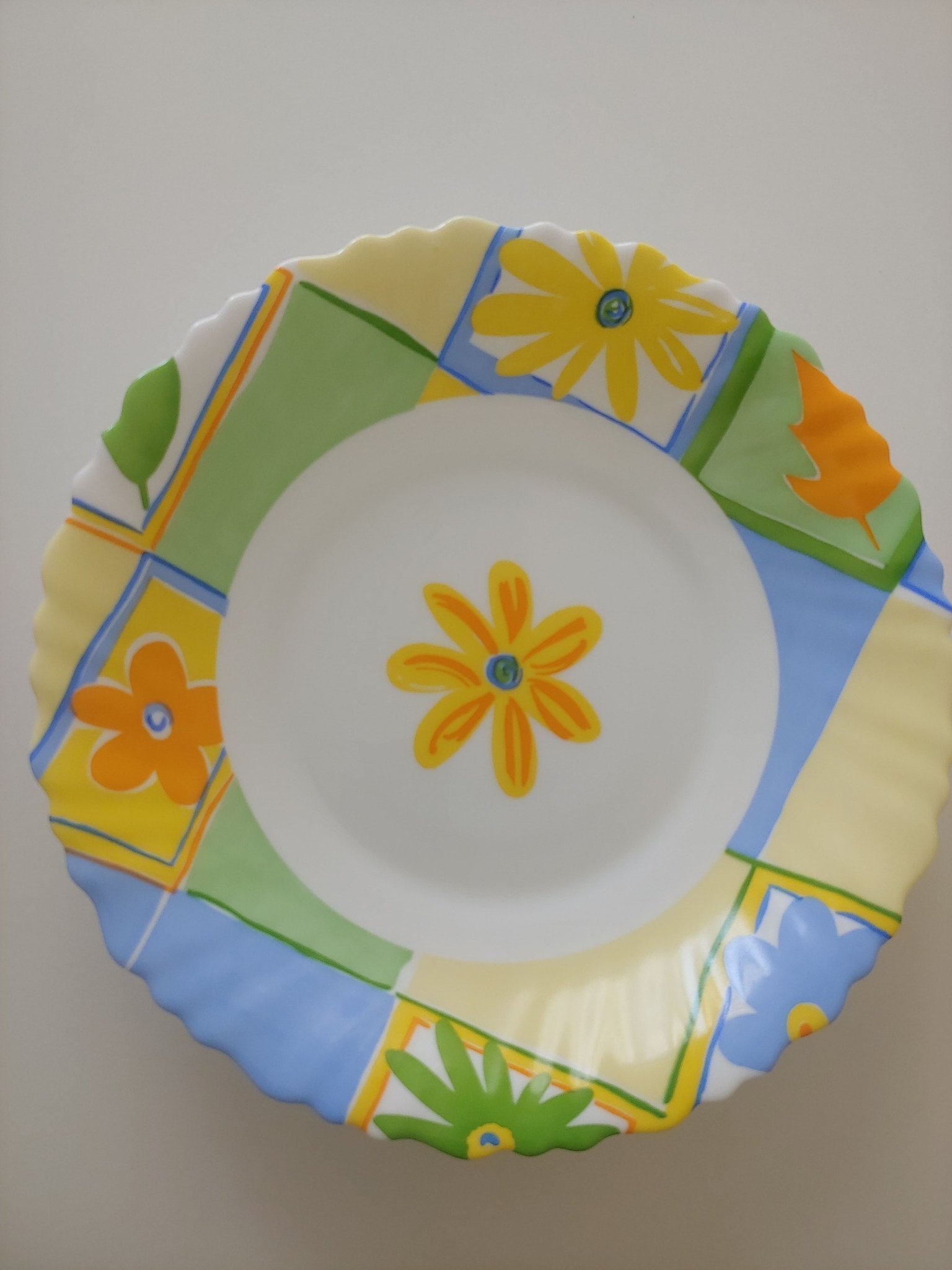 Se produkter som liknar 8 ST. GLADA SOMMAR TALLRIKAR... på Tradera ...