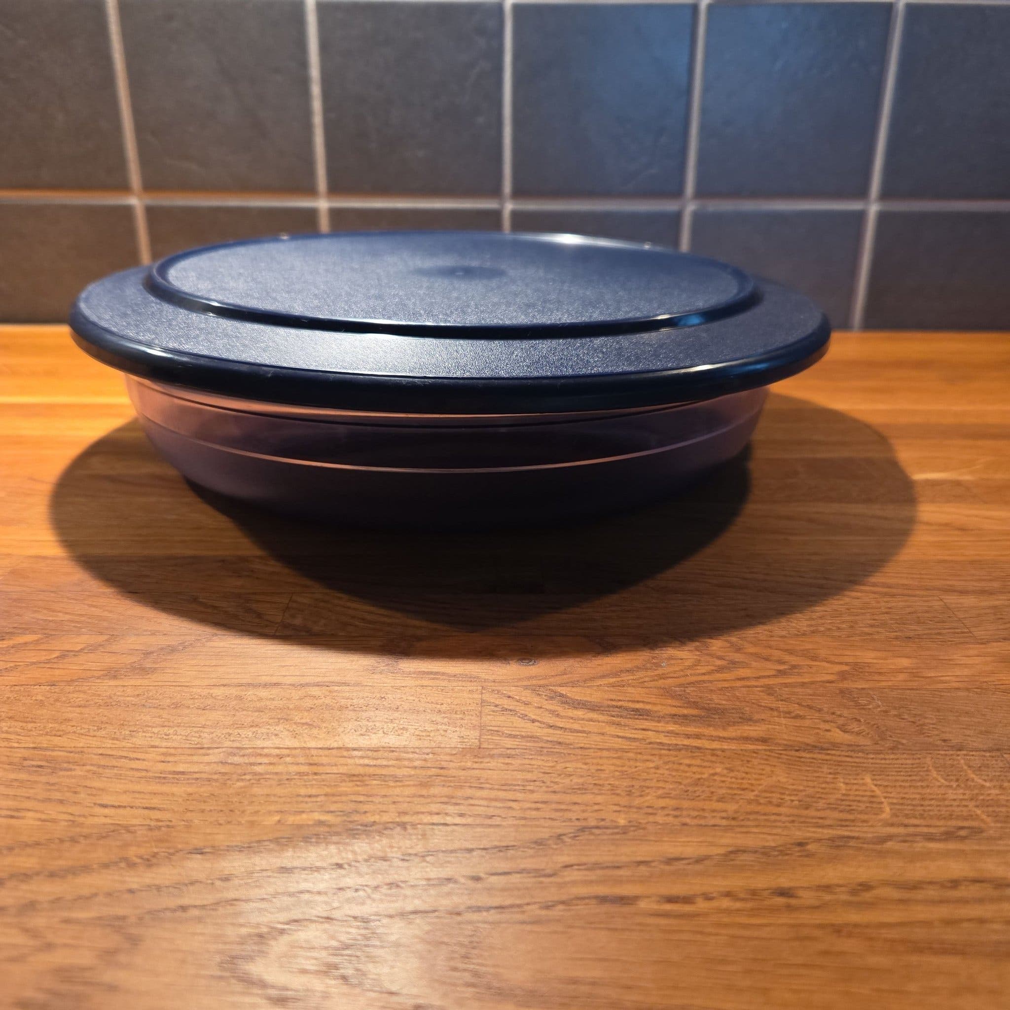 Se produkter som liknar Tupperware Exclusive skål med.. på Tradera ...