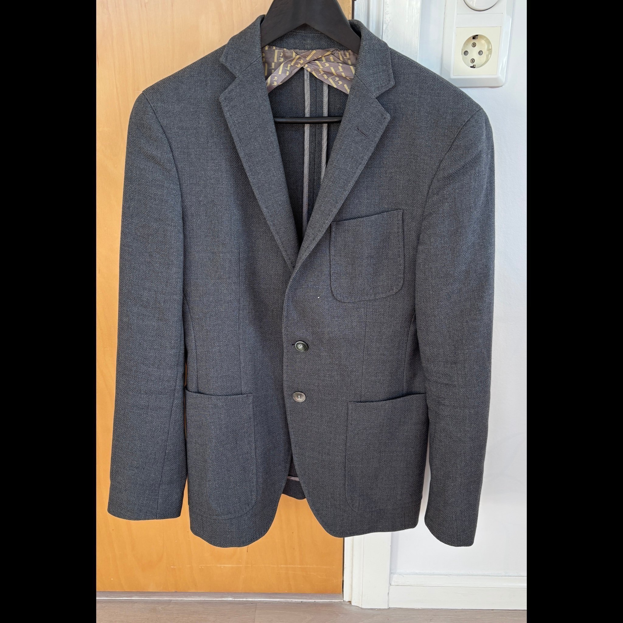 BOSS grå kavaj i mycket gott skick - strl 48 | Köp på Tradera (710947815)